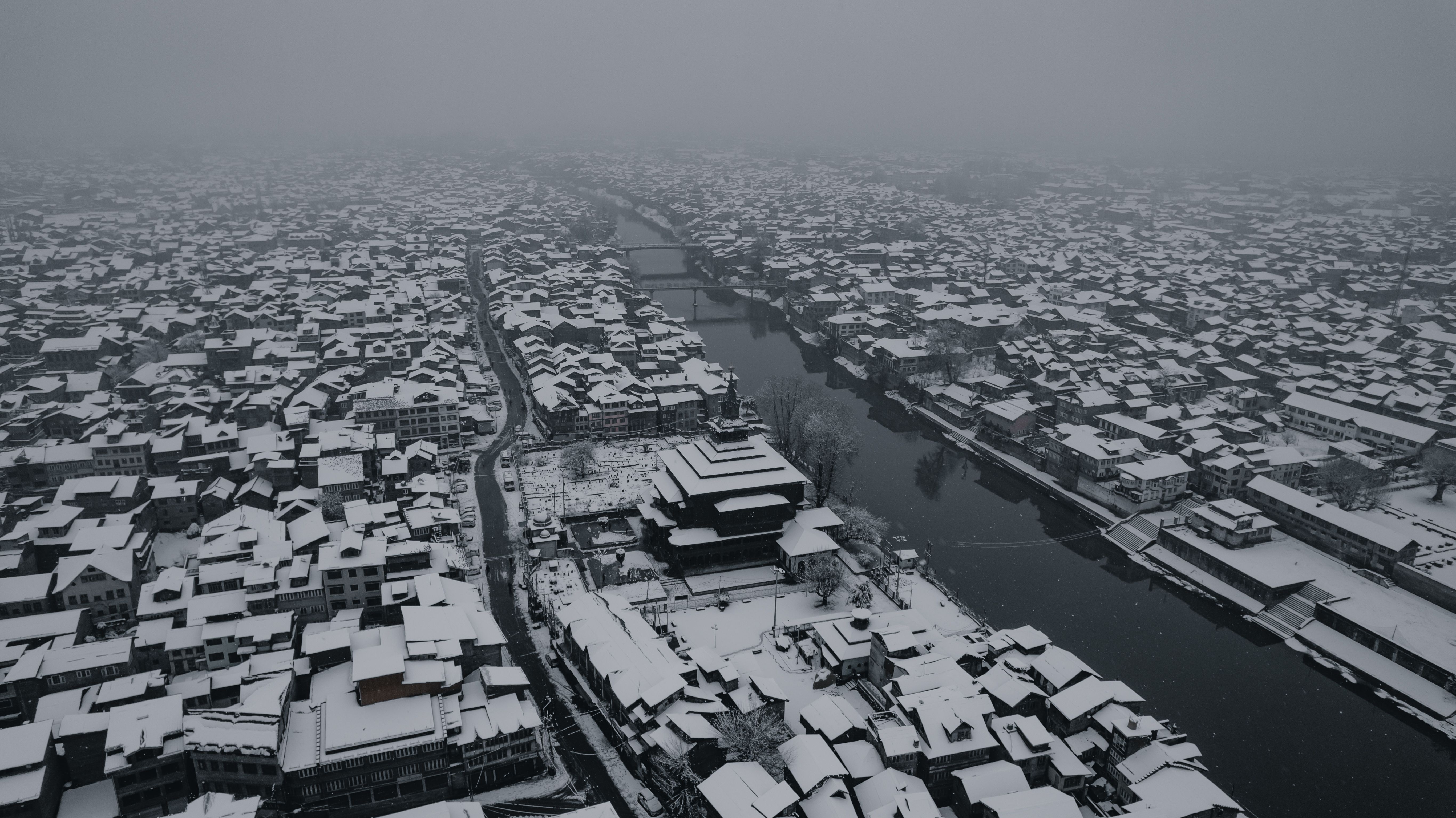 View of the City and the Jhelum River · Free Stock Photo