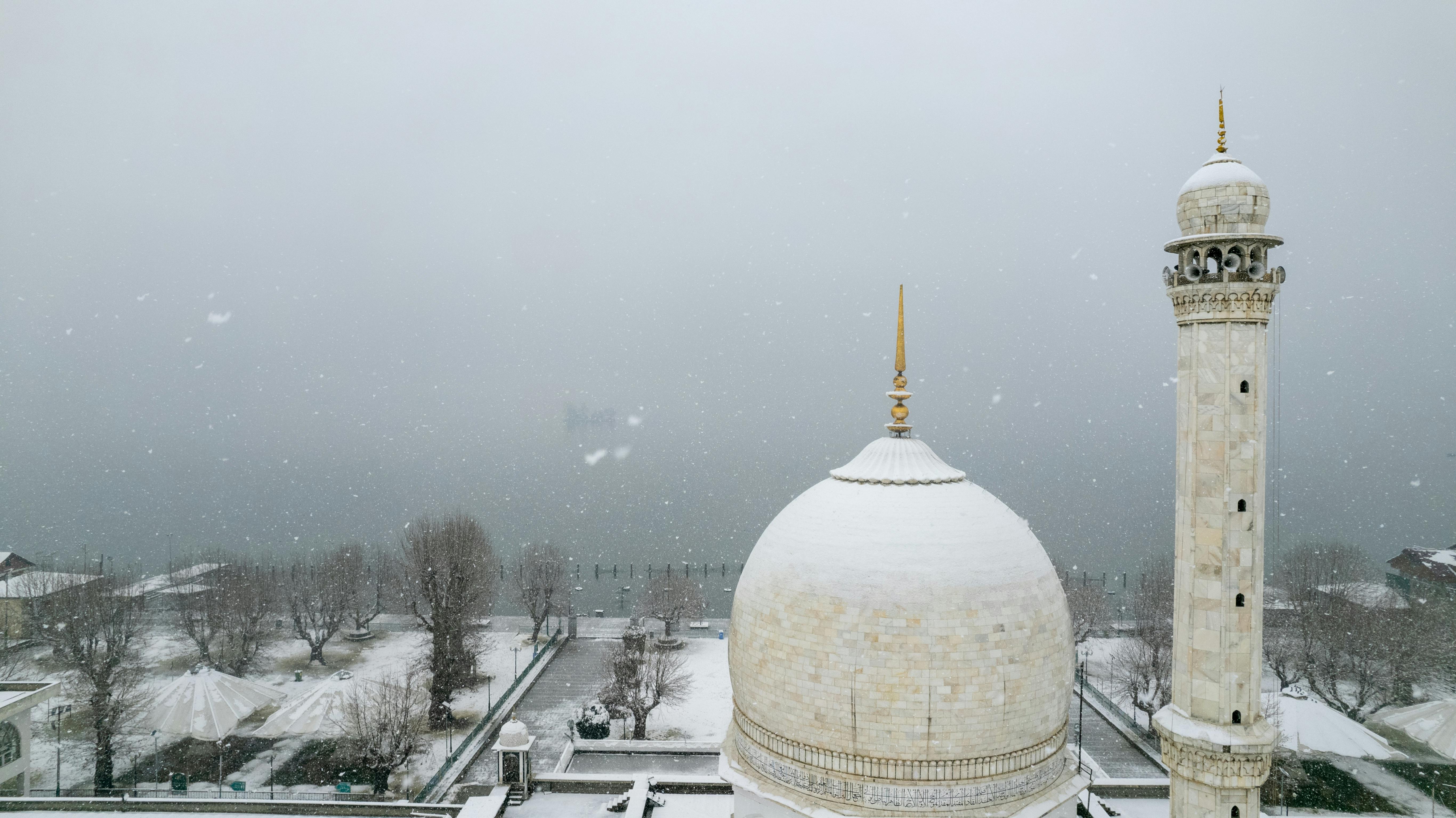 Marble Mosque with Minaret · Free Stock Photo