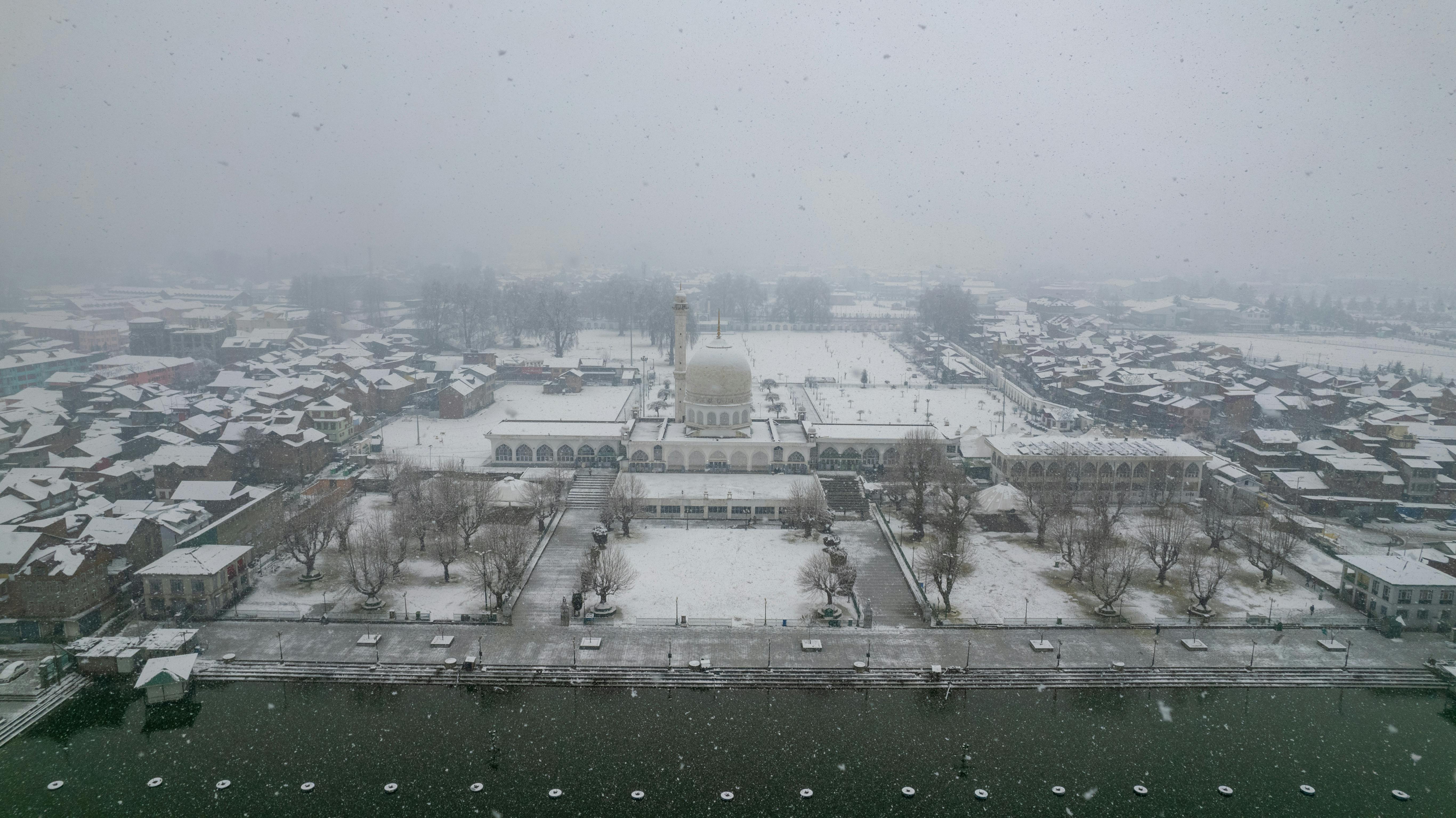 Mosque Covered with Snow in India · Free Stock Photo