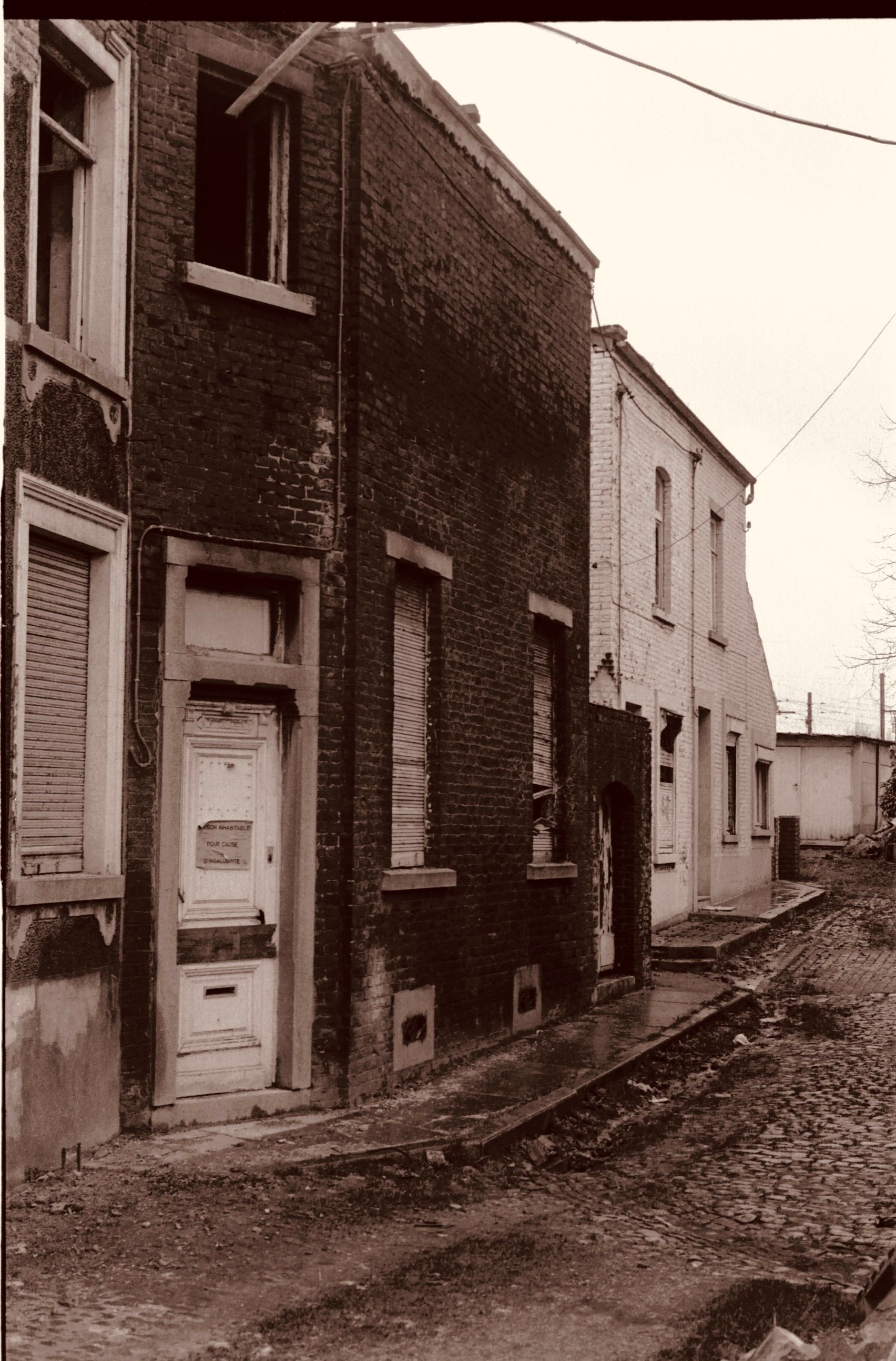 Abandoned Alley in Town · Free Stock Photo