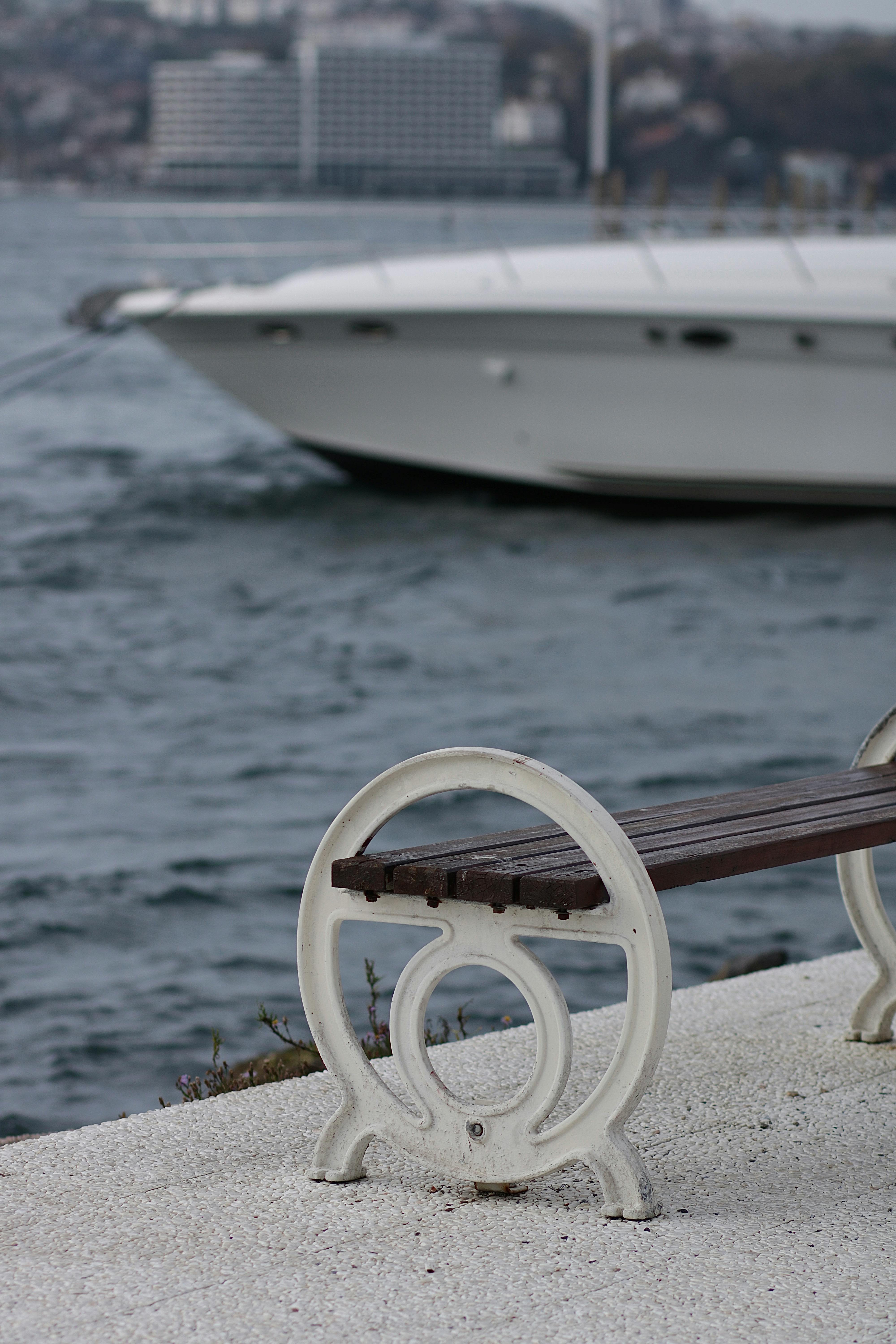 Bench in Harbor · Free Stock Photo