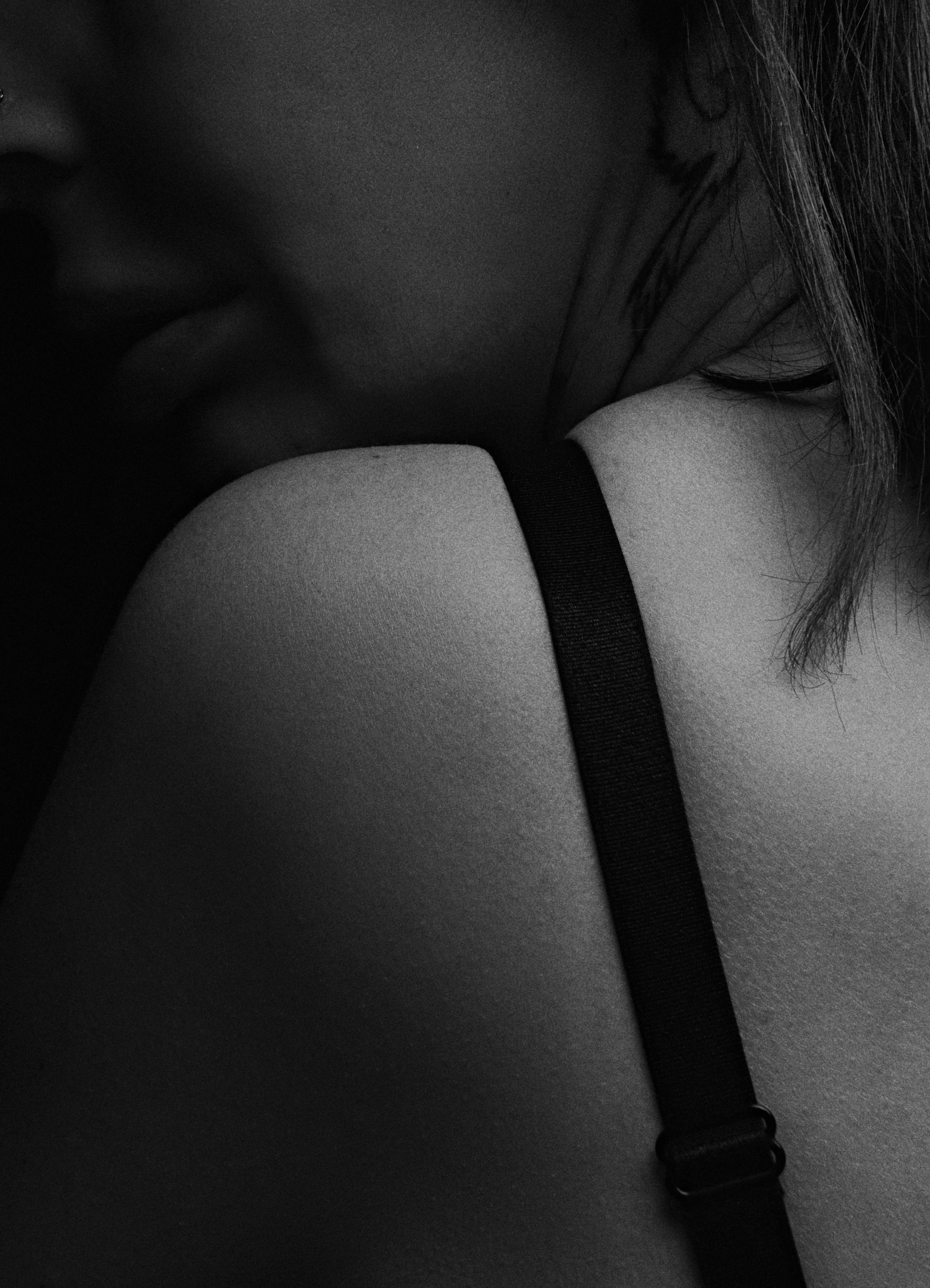 Woman Shoulder in Close-up View · Free Stock Photo