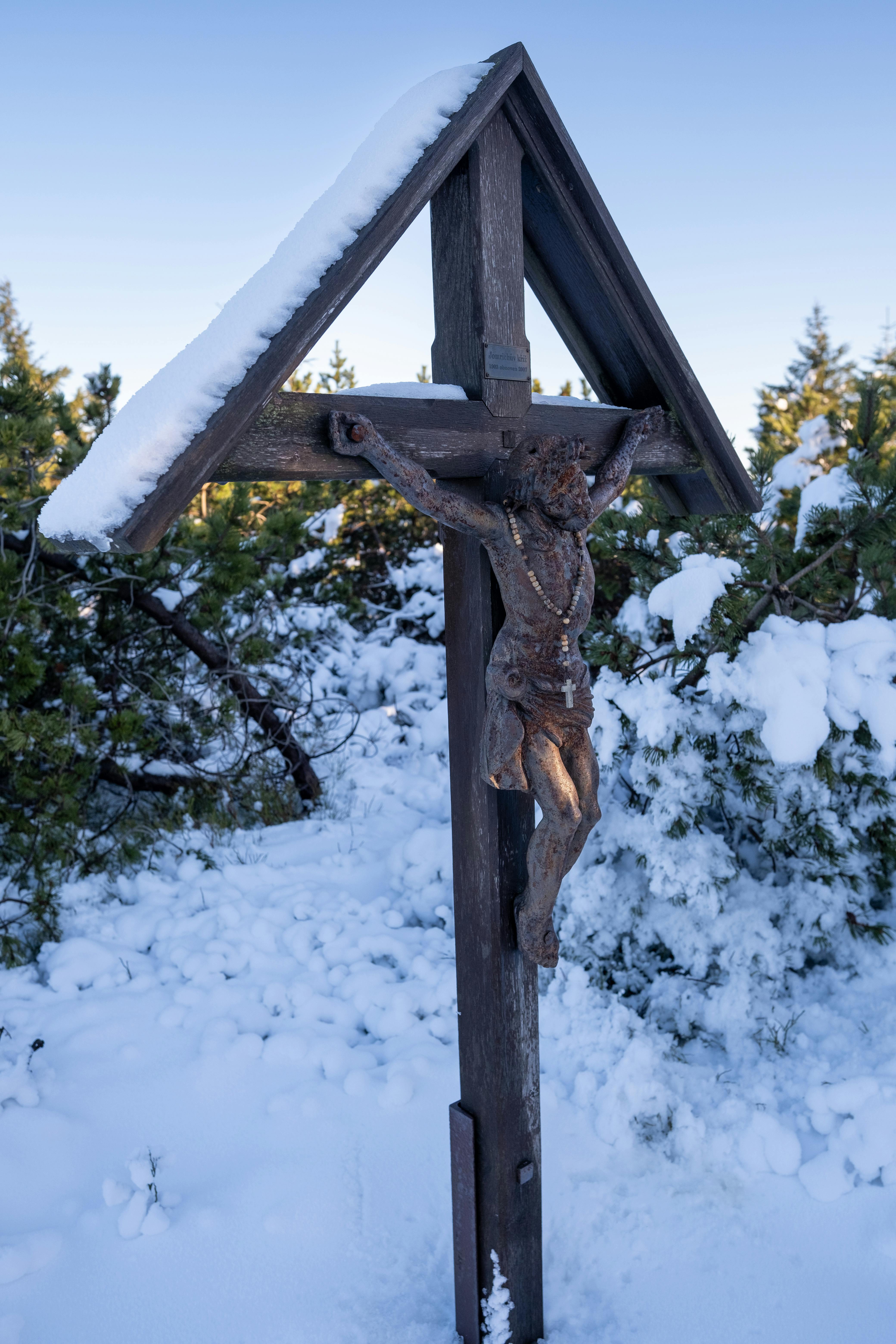 Jesus Christ on Cross in Winter · Free Stock Photo