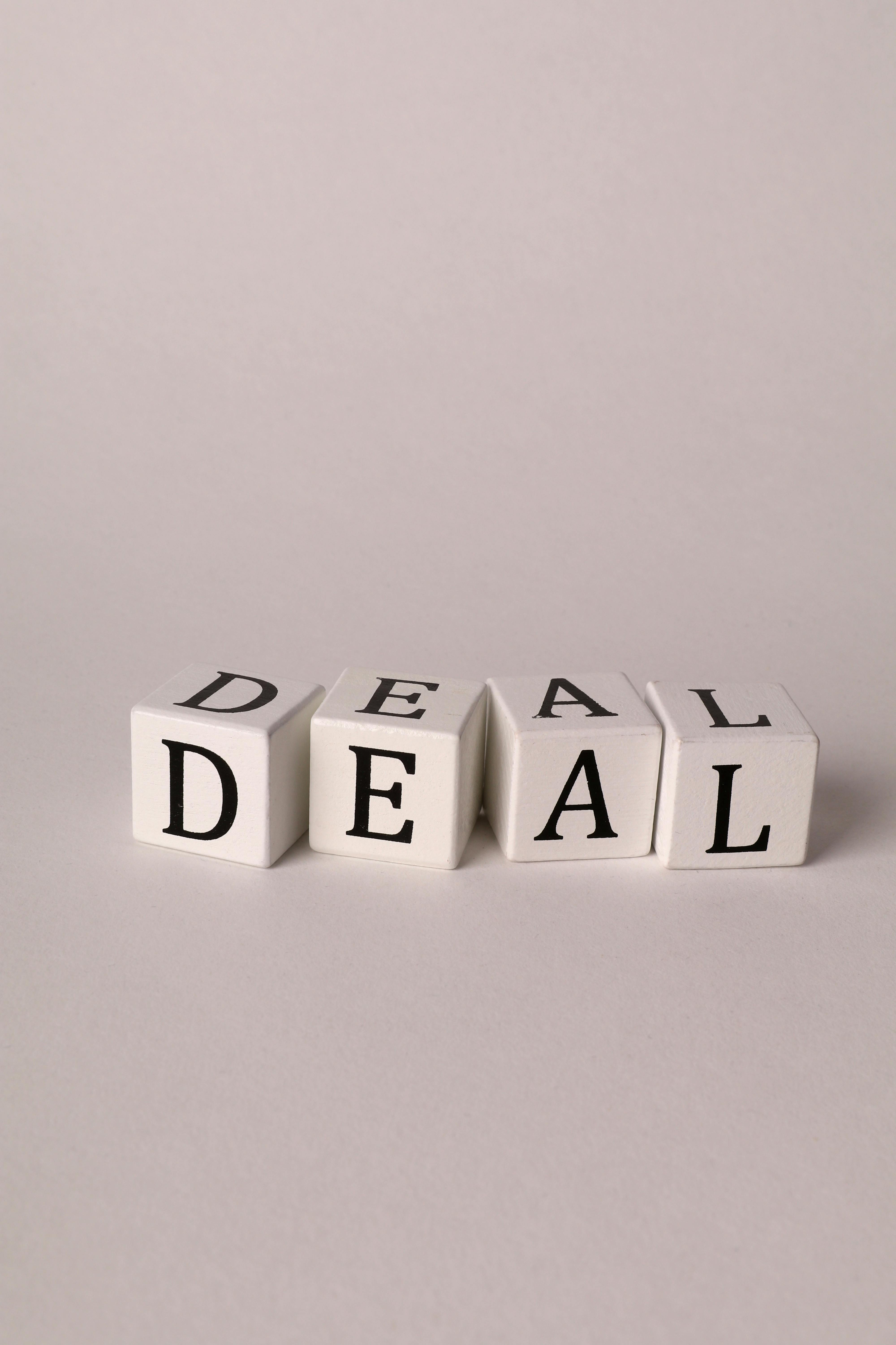Deal Text on Dice · Free Stock Photo