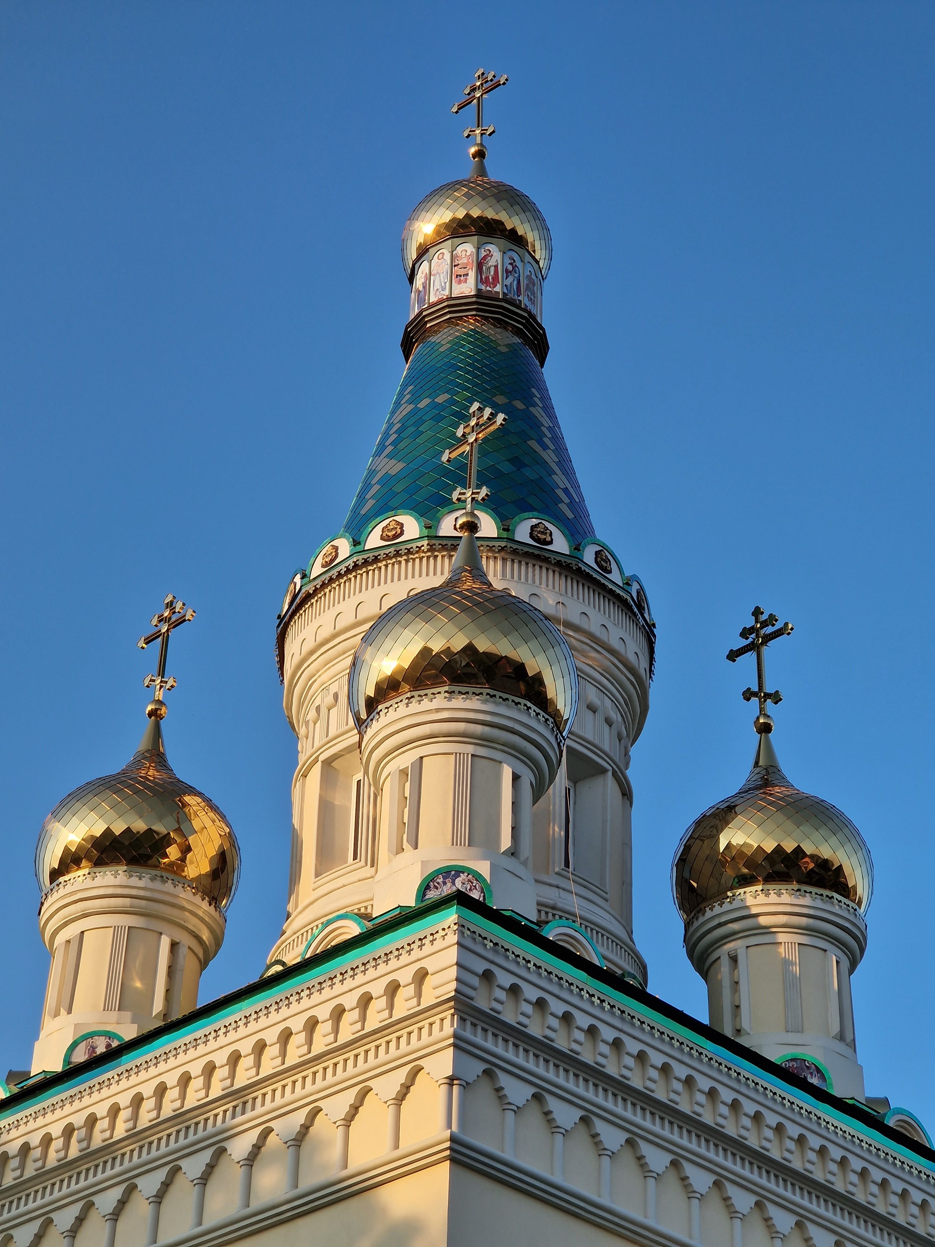 Dome of Temple Building · Free Stock Photo