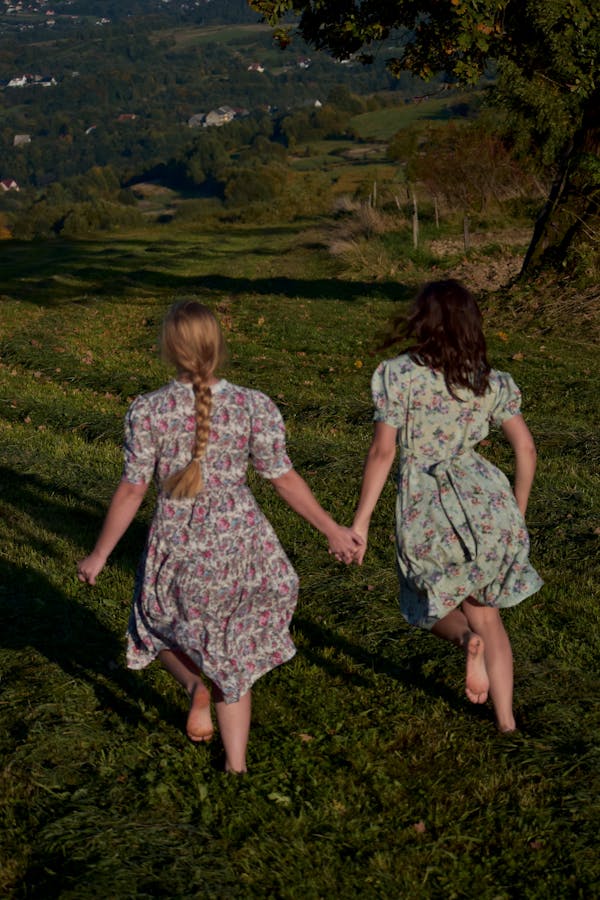 Girls Pics Photos, Download The BEST Free Girls Pics Stock Photos & HD ...