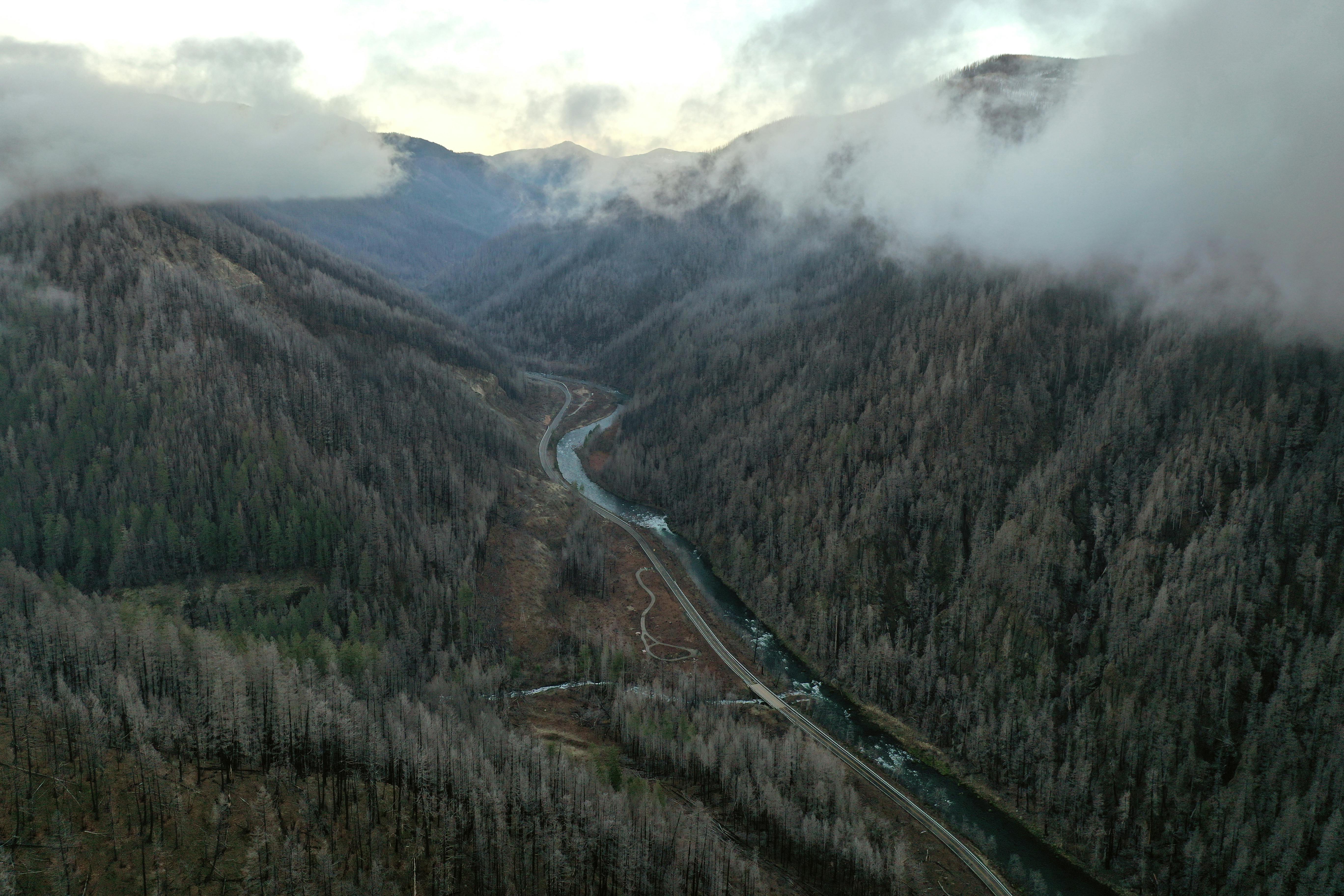 River in Valley · Free Stock Photo