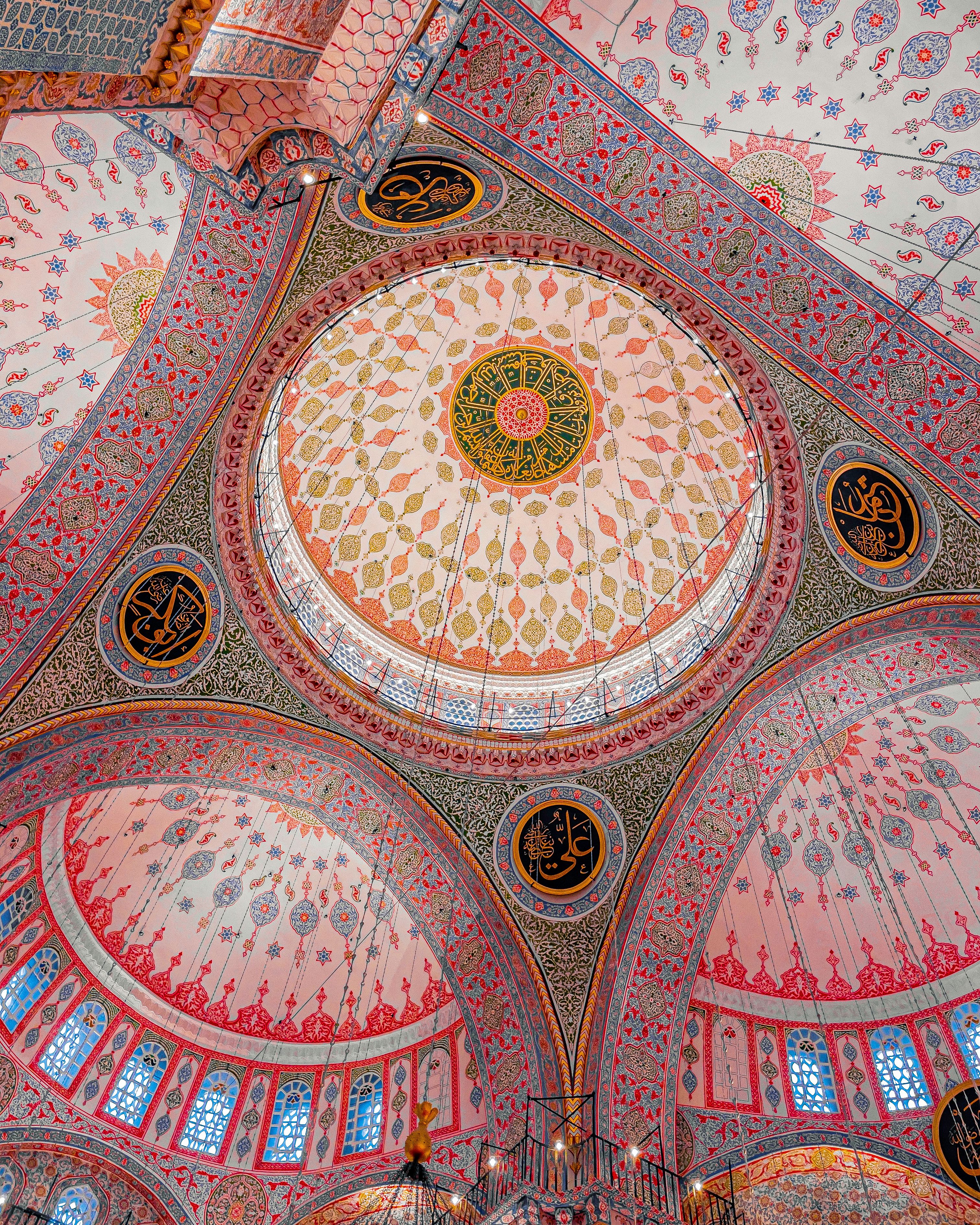 Ornaments on Ceiling in Mosque · Free Stock Photo