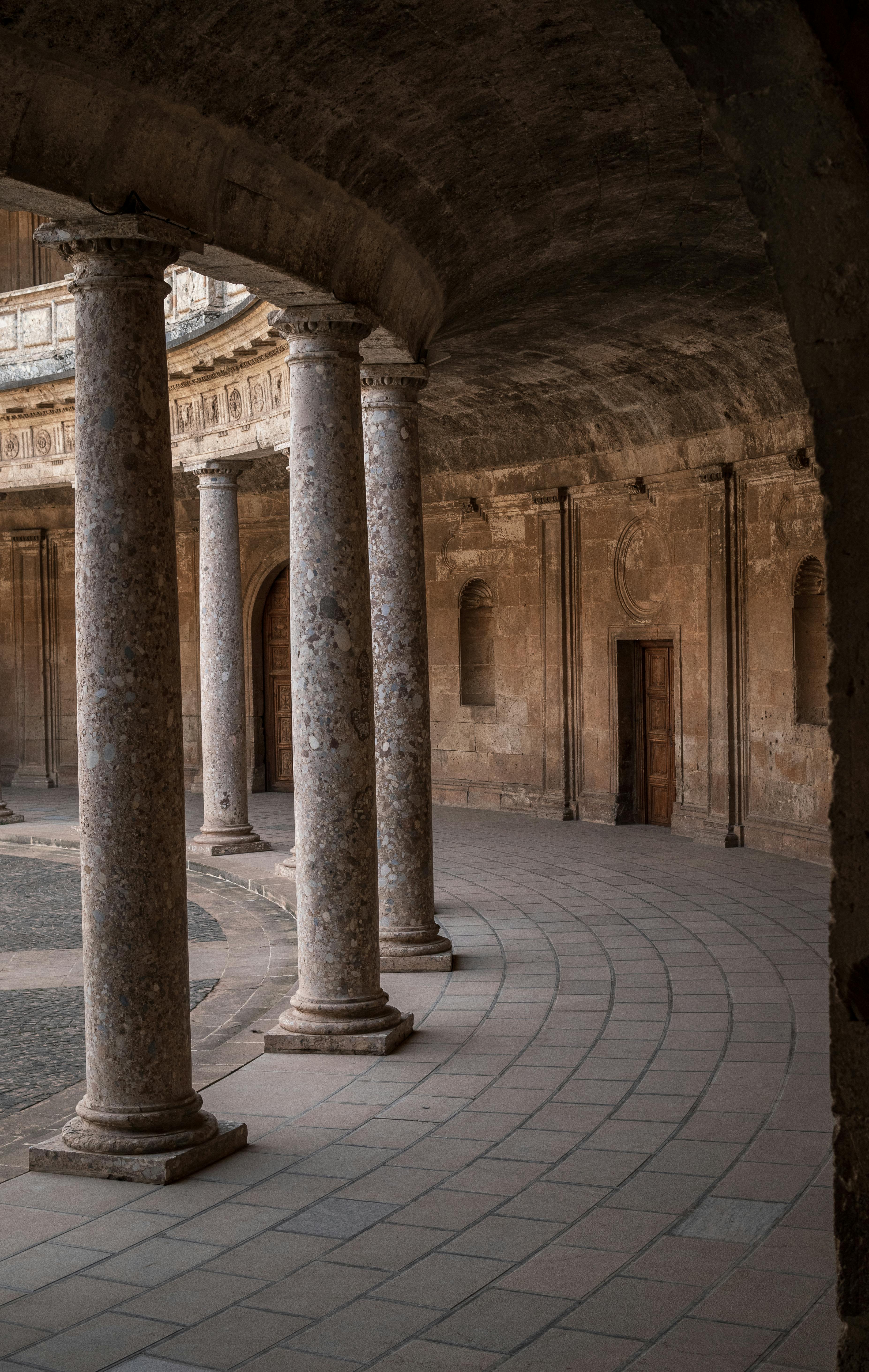 Round Column Hall · Free Stock Photo