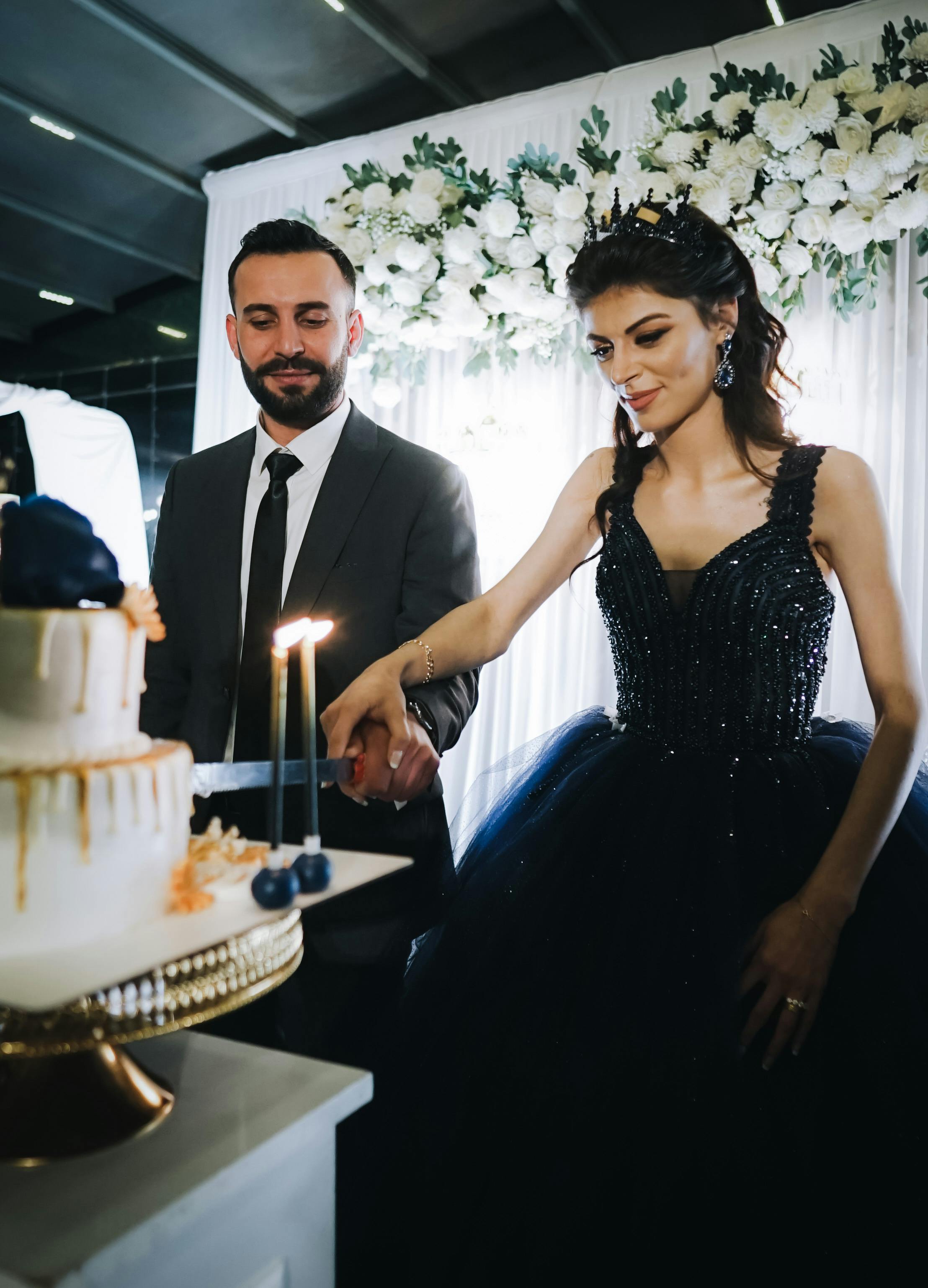 Black and White Picture of Bride and Groom · Free Stock Photo