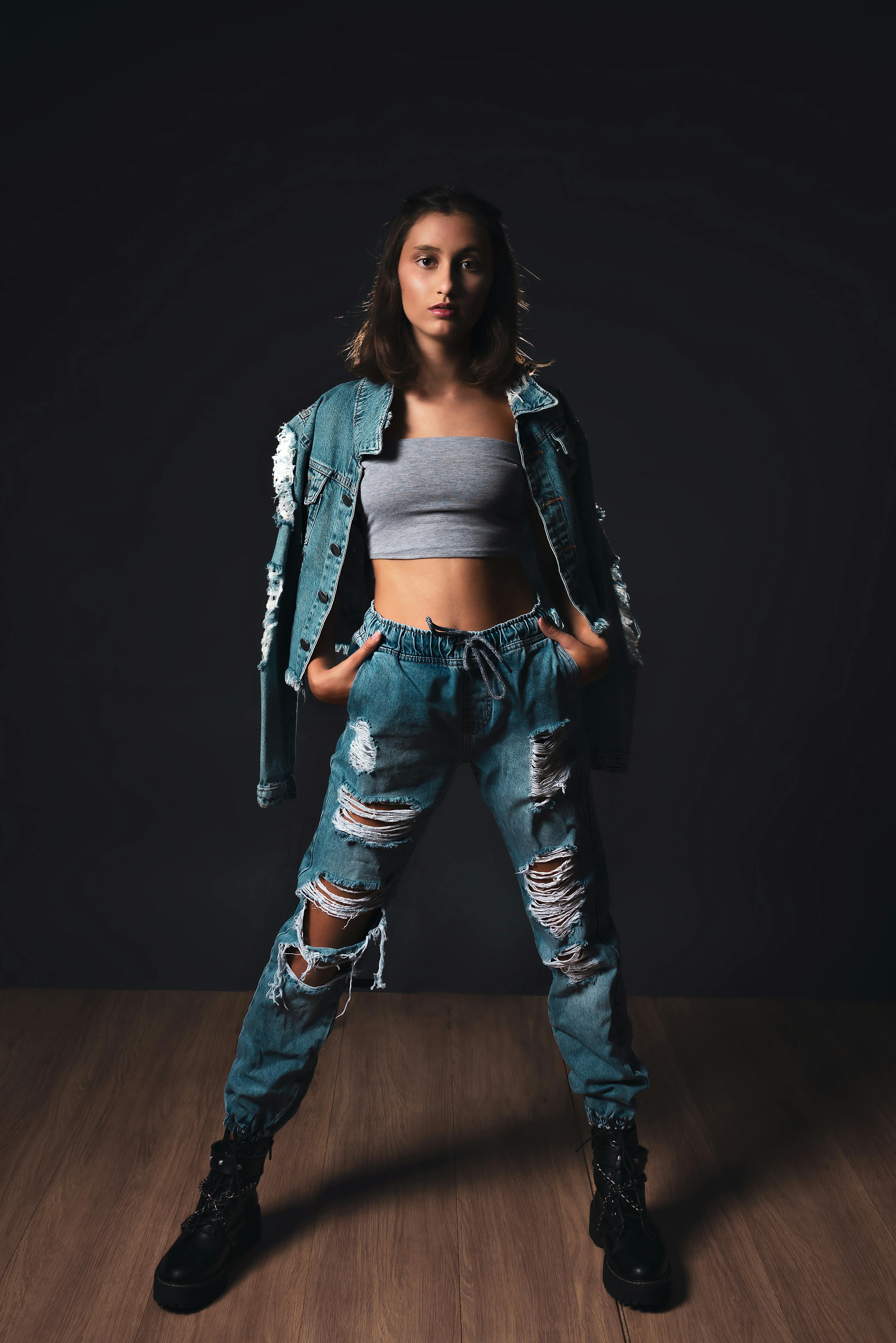 Debora 3 Photos & Videos Collected by Juliano Astc