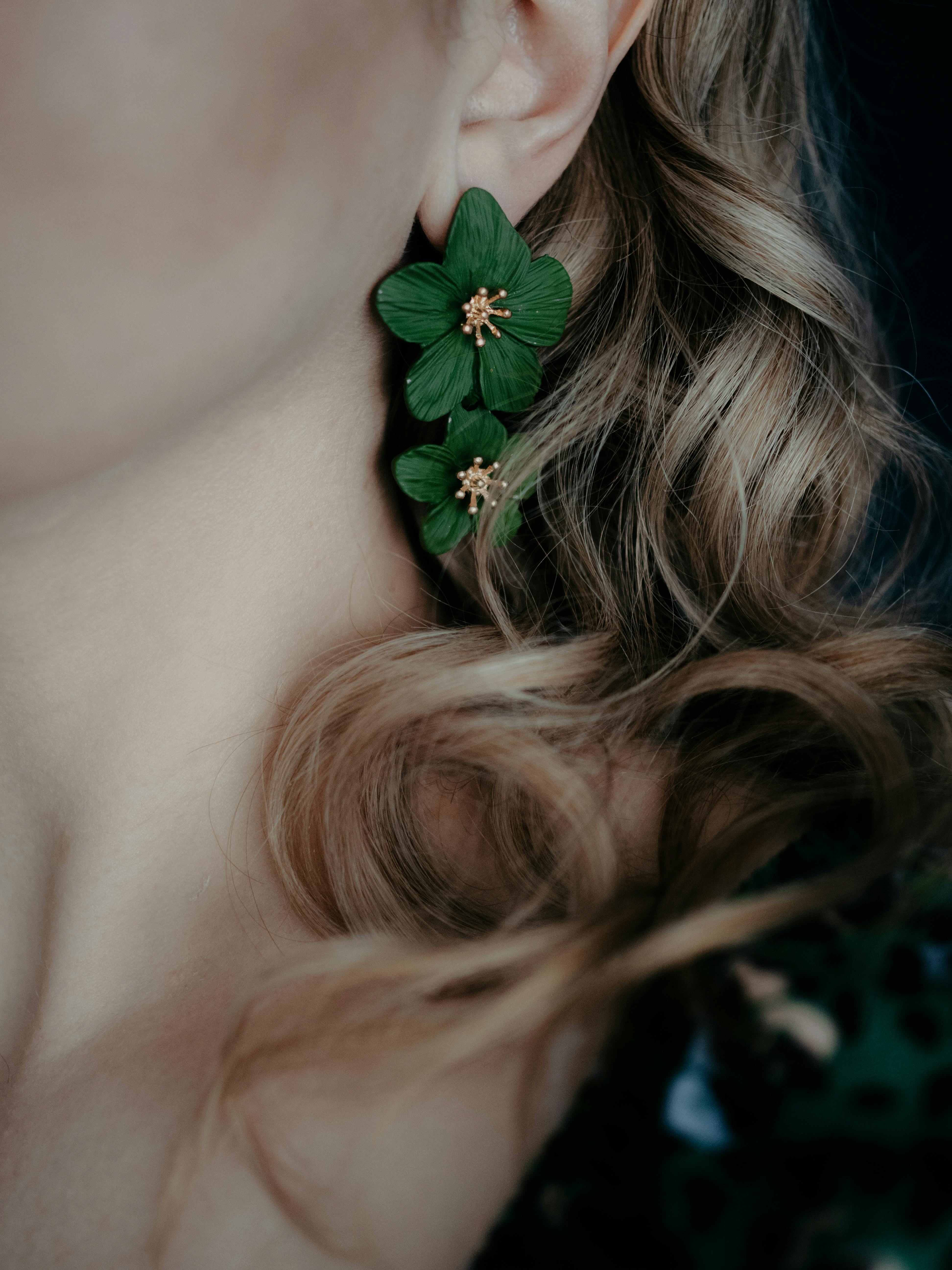 Long Neck Woman Photos, Download The BEST Free Long Neck Woman Stock ...