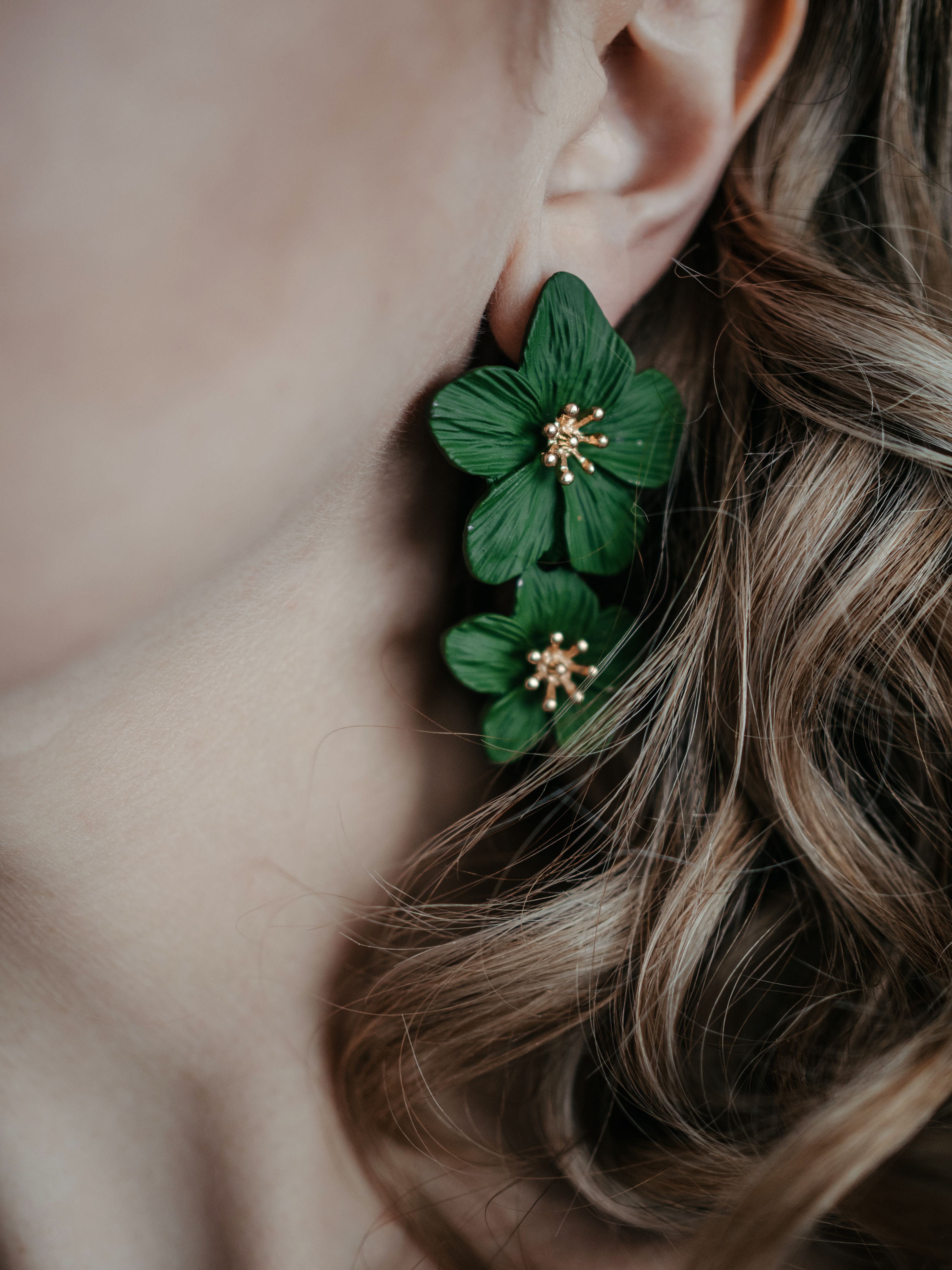 Close up of Flowers Earring · Free Stock Photo