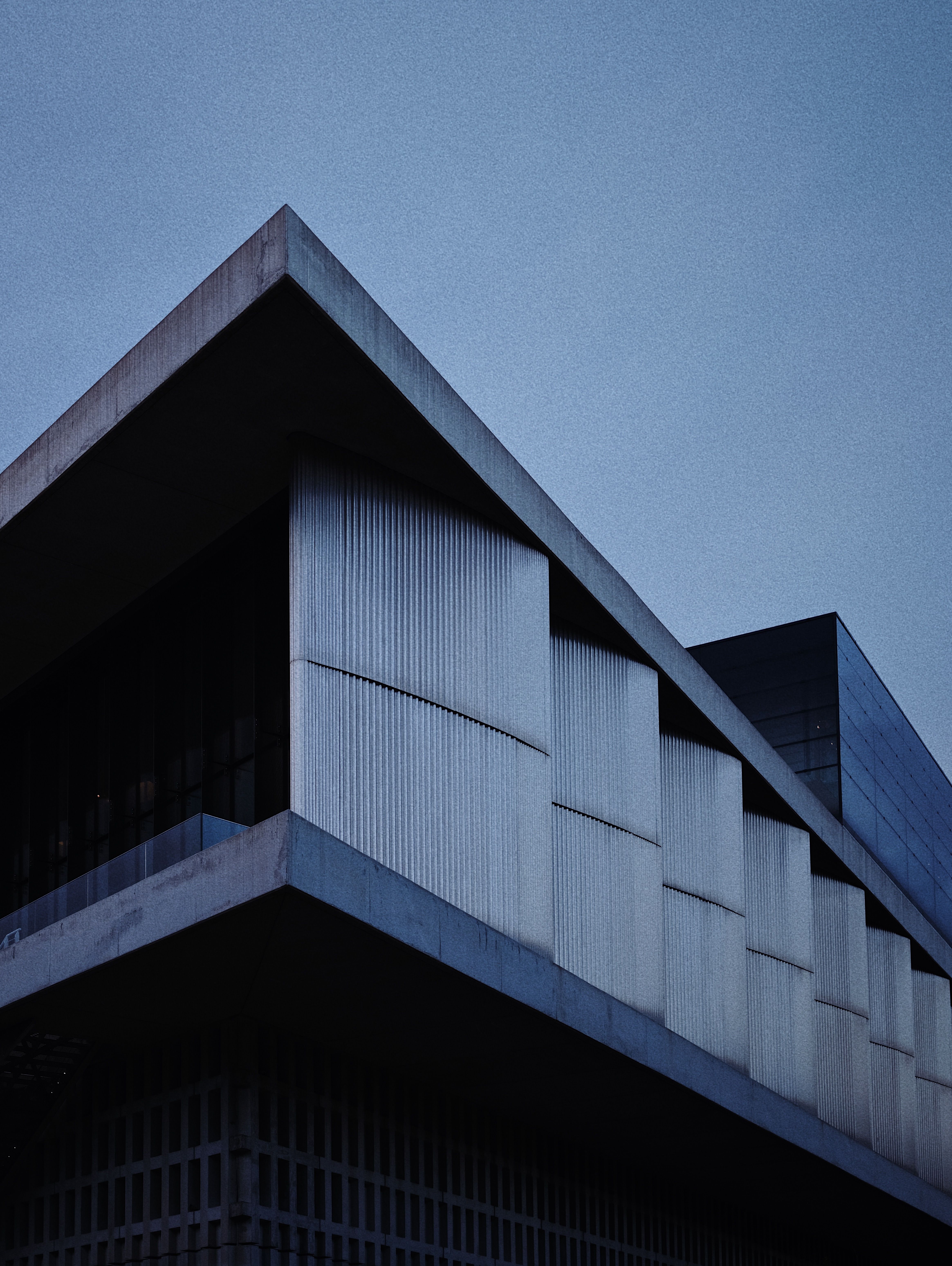 Corner of Modern Building · Free Stock Photo