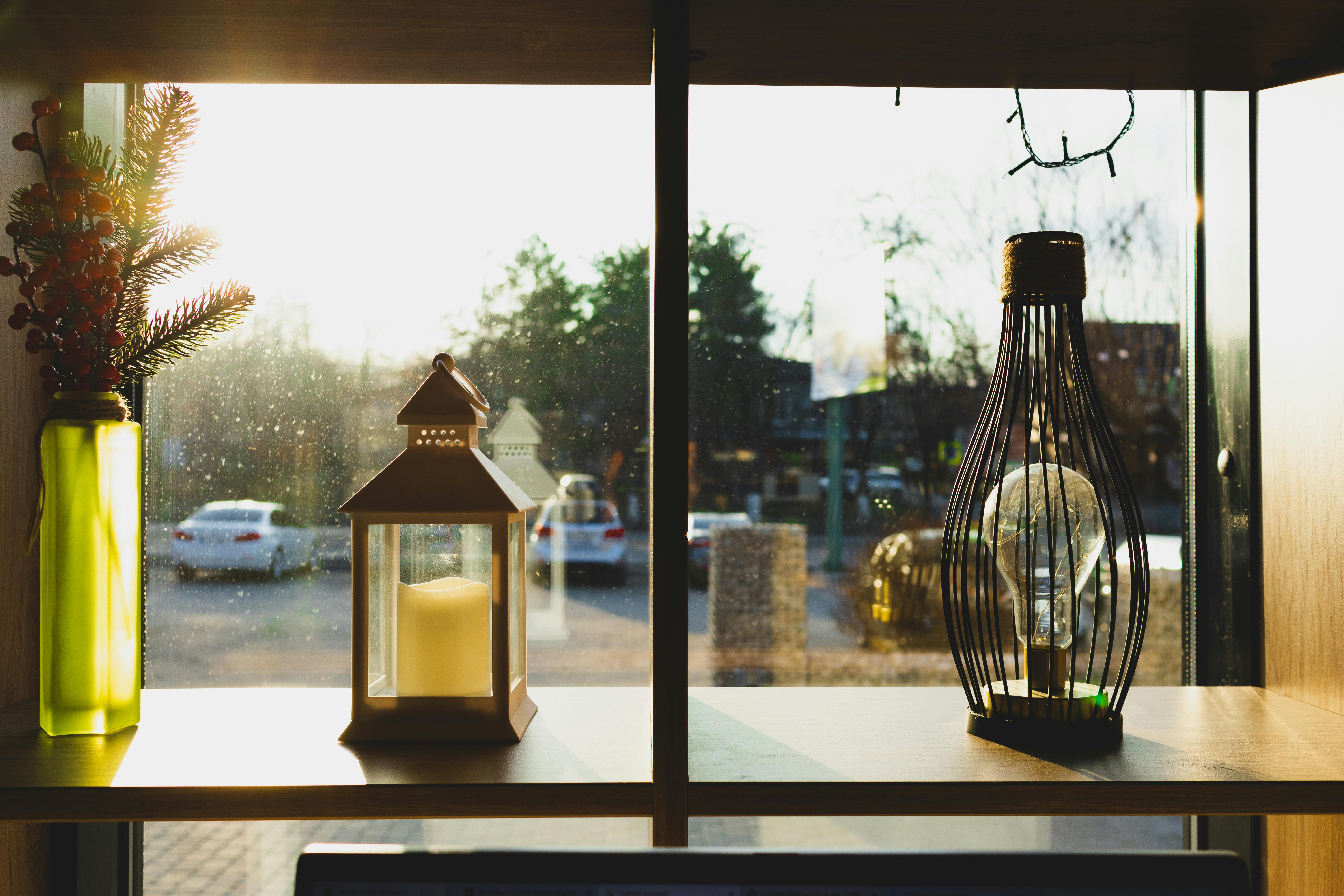 A warm atmosphere at the window · Free Stock Photo