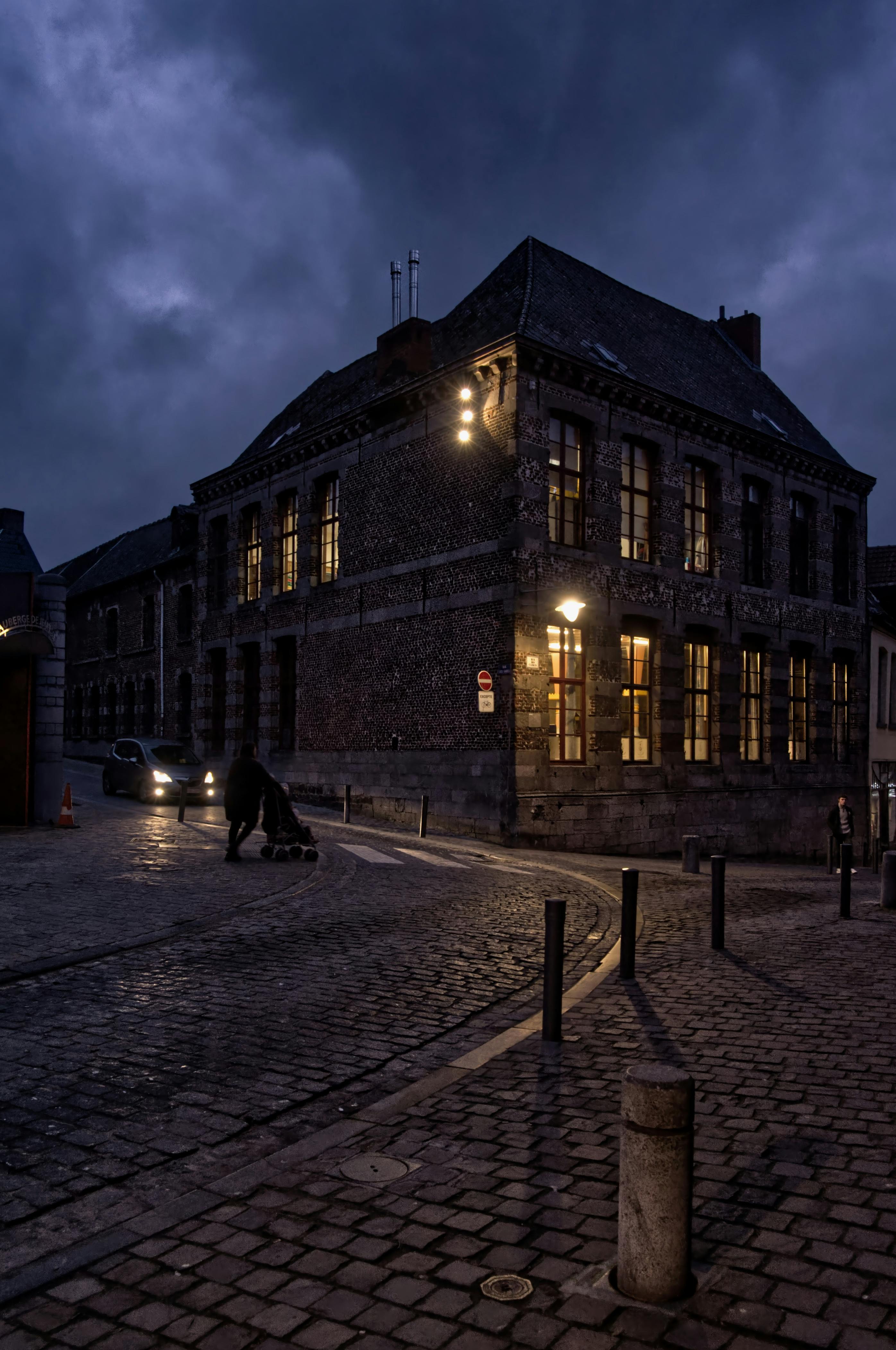 Building At Night Photos, Download The BEST Free Building At Night ...