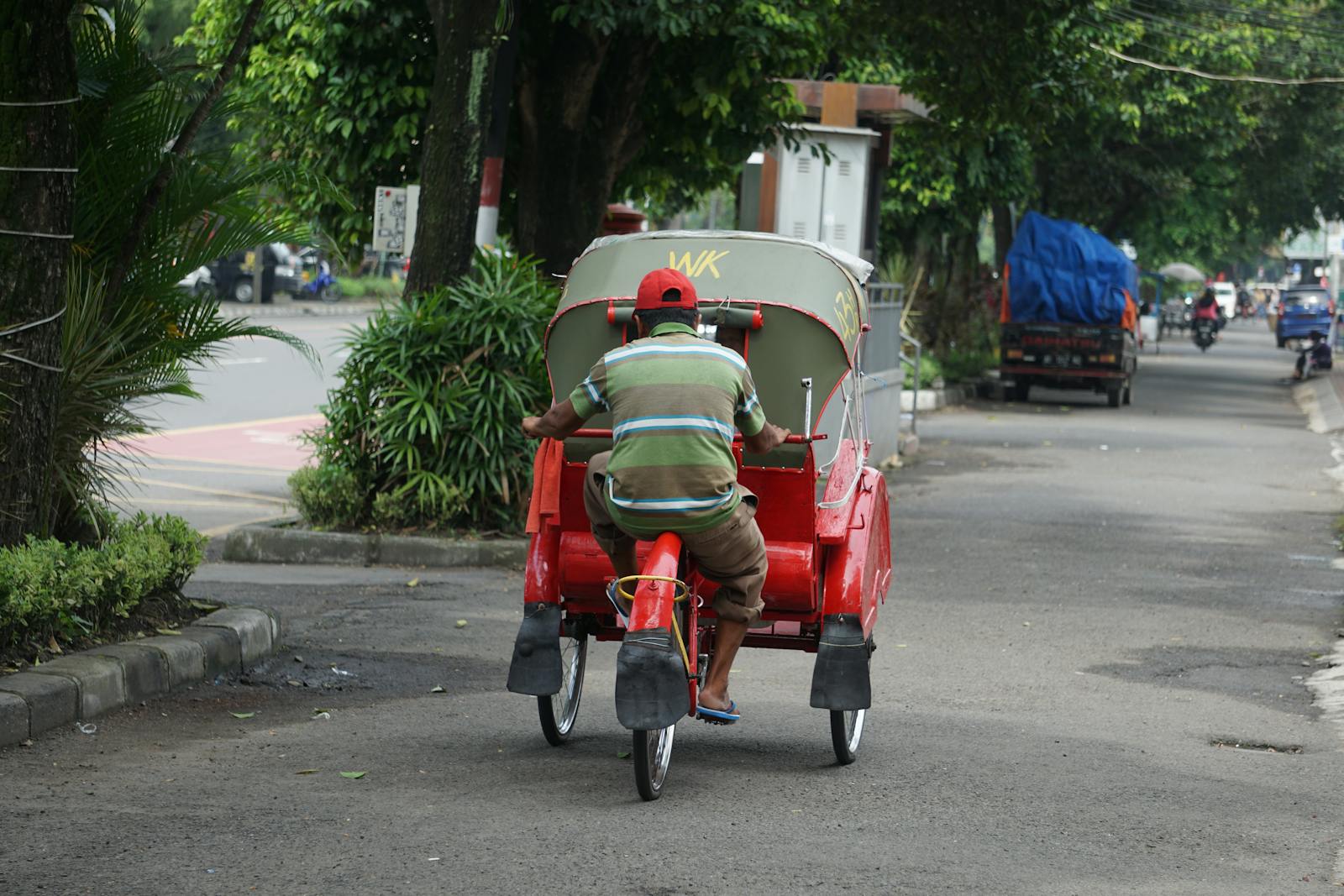 Rickshaw On Road Photos, Download The BEST Free Rickshaw On Road Stock ...
