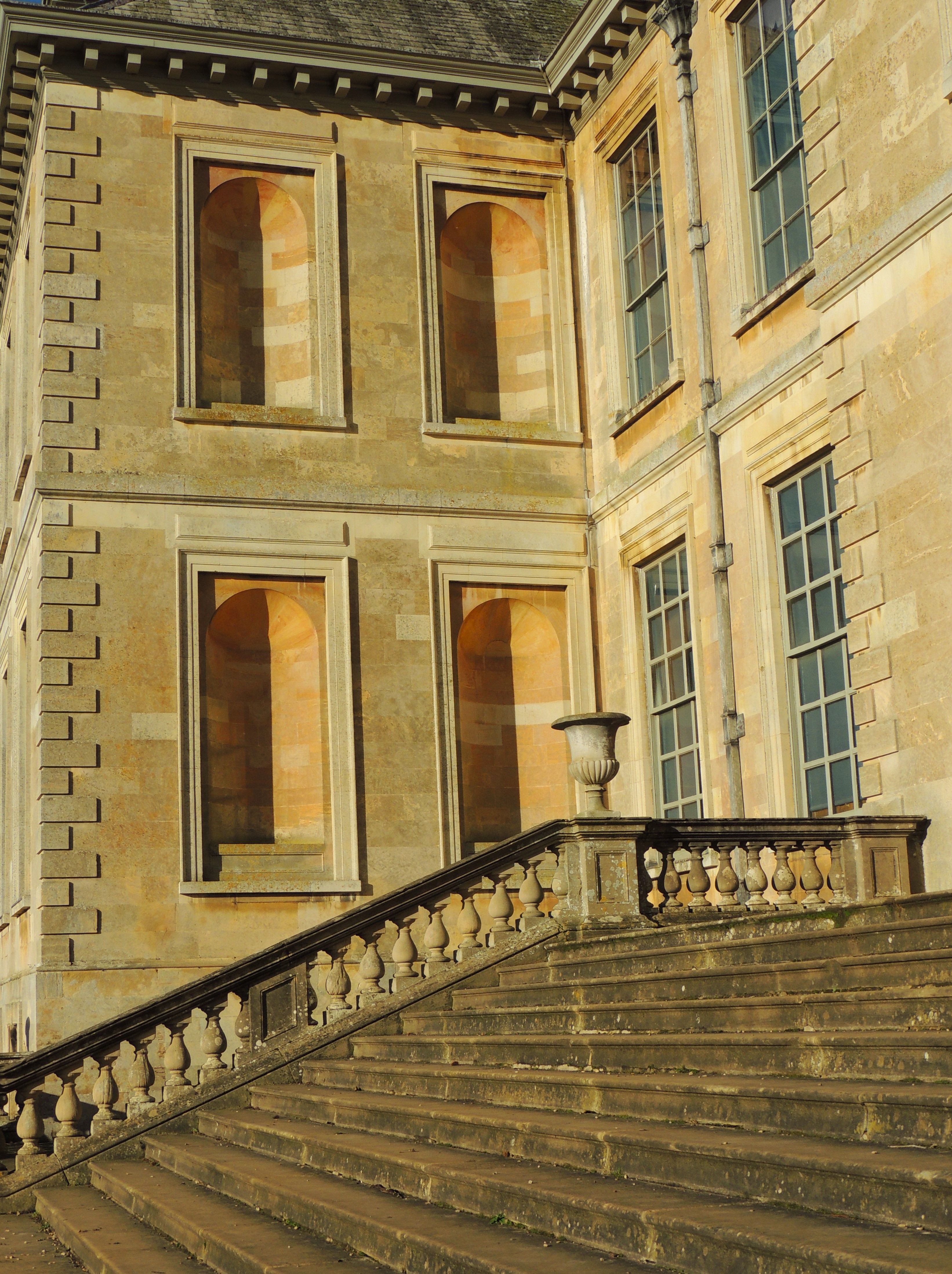Exterior of a Castle · Free Stock Photo