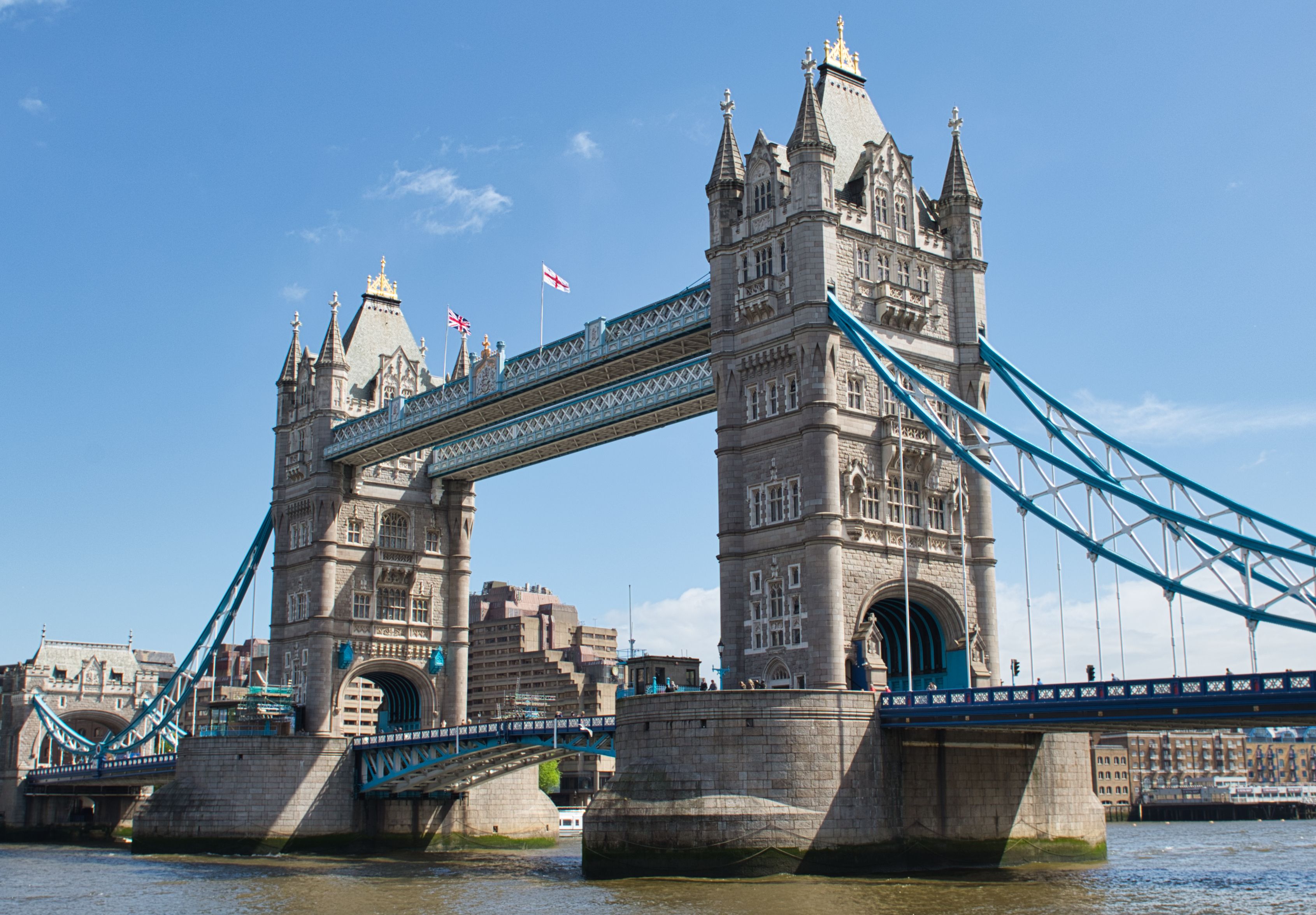 Clear Sky over Tower Bridge · Free Stock Photo