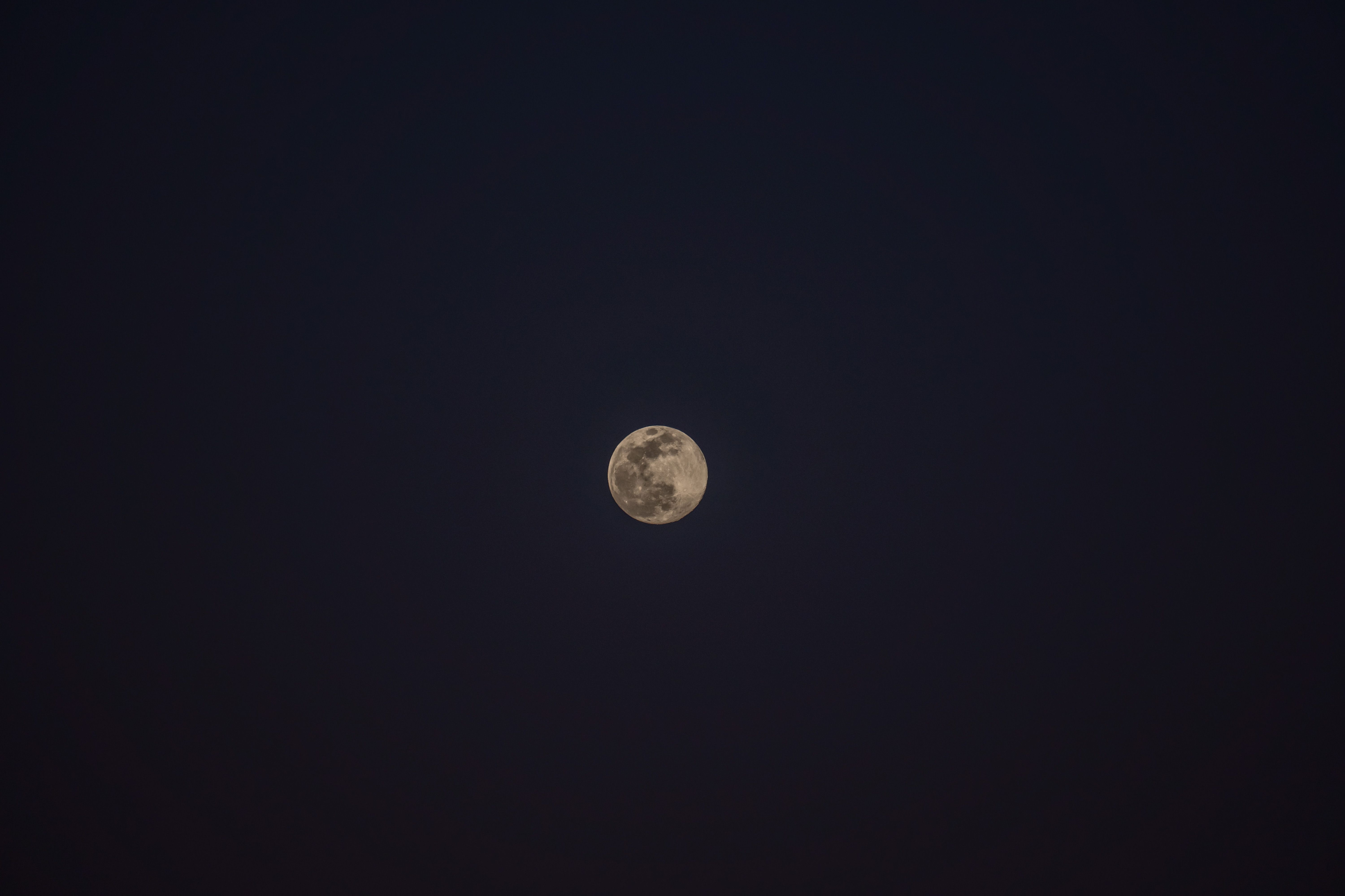 Full Moon in Dark Night Sky · Free Stock Photo