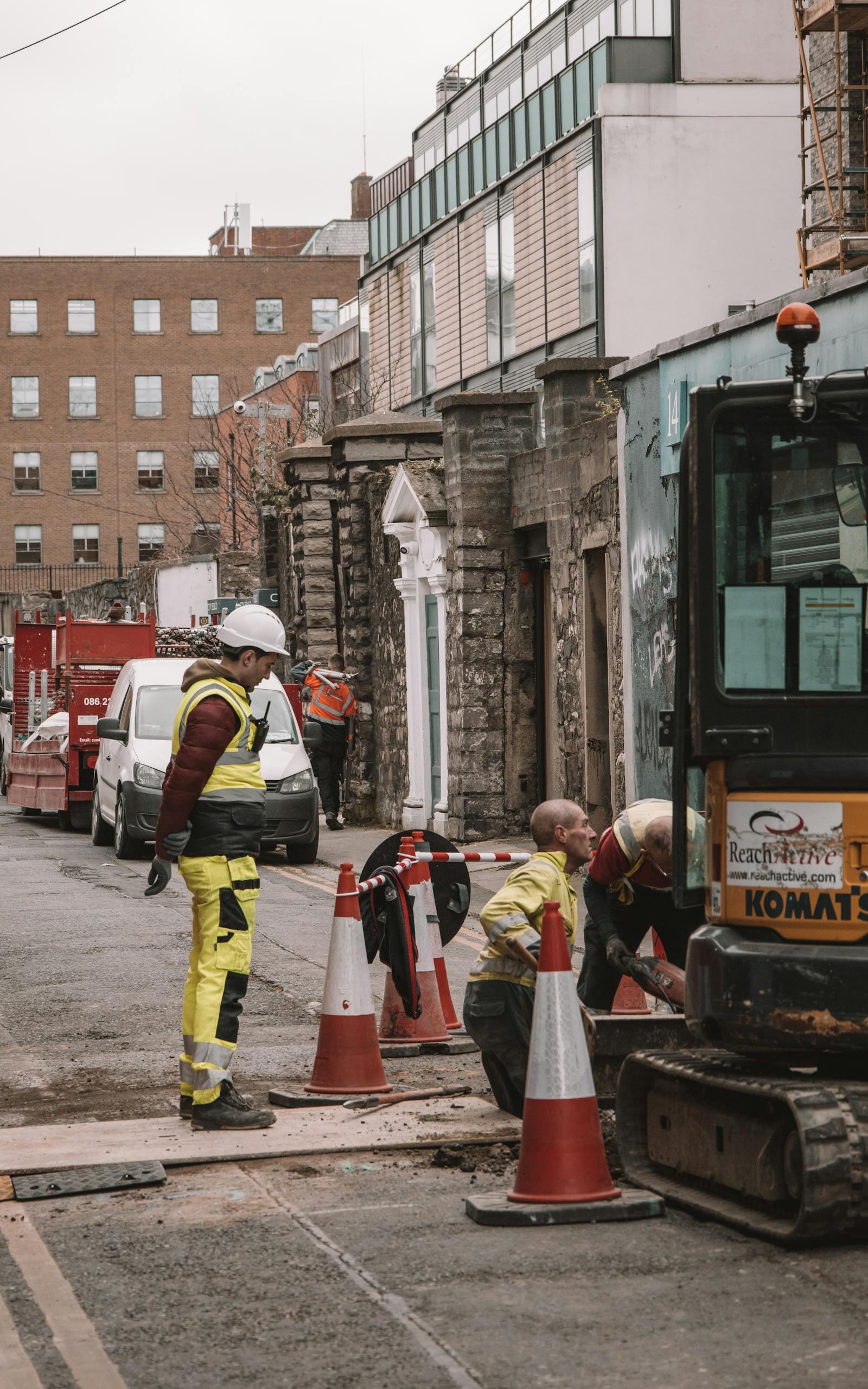 Road Works Photos, Download The BEST Free Road Works Stock Photos & HD ...