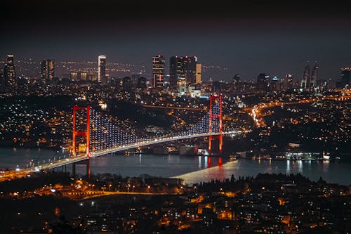 Ücretsiz akşam, aydınlatma, binalar, boğaz köprüsü, boğaziçi boğazı ... Ücretsiz akşam, aydınlatma, binalar, boğaz köprüsü, boğaziçi boğazı ...