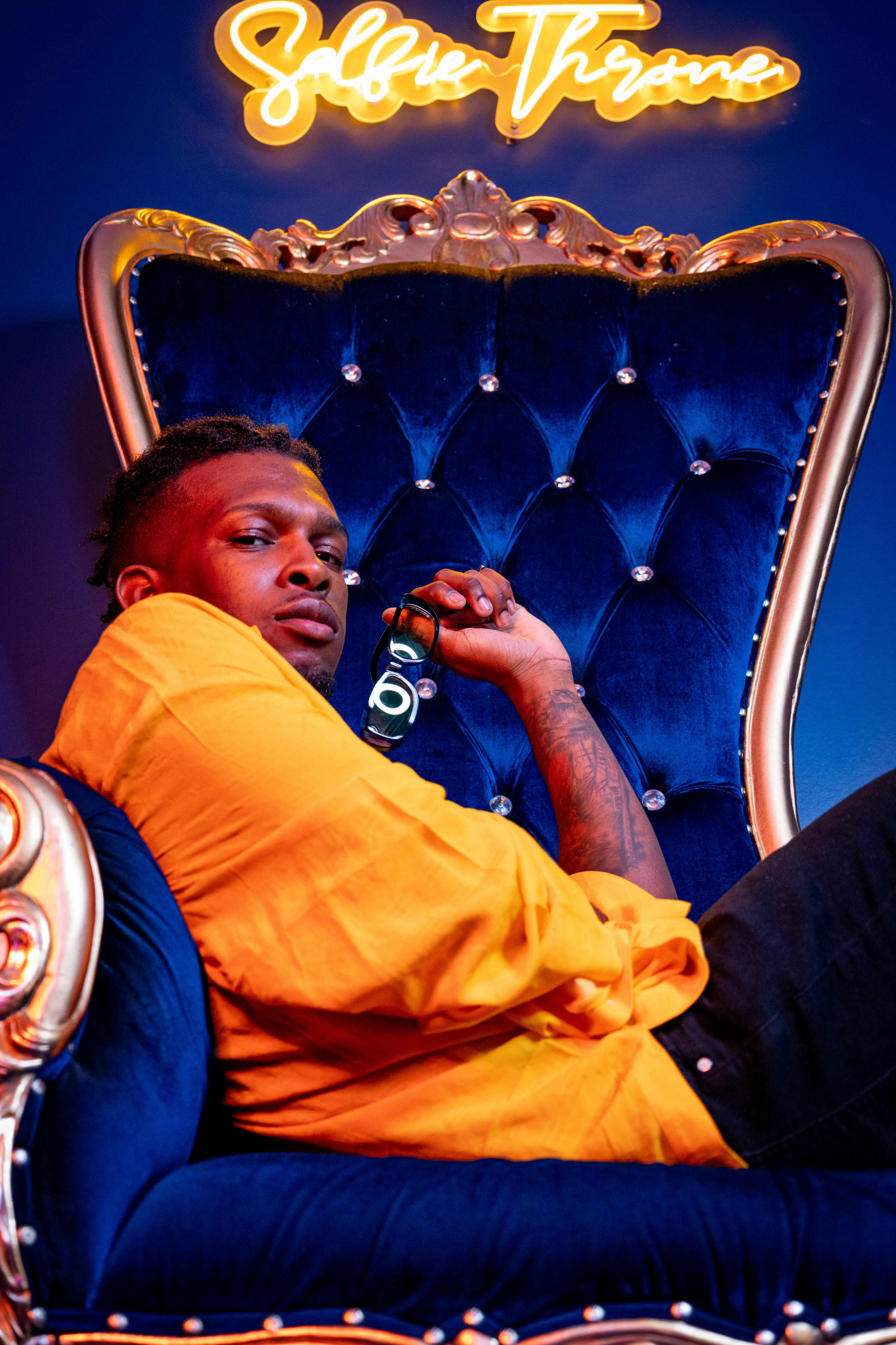 A Man Looking at the Camera · Free Stock Photo