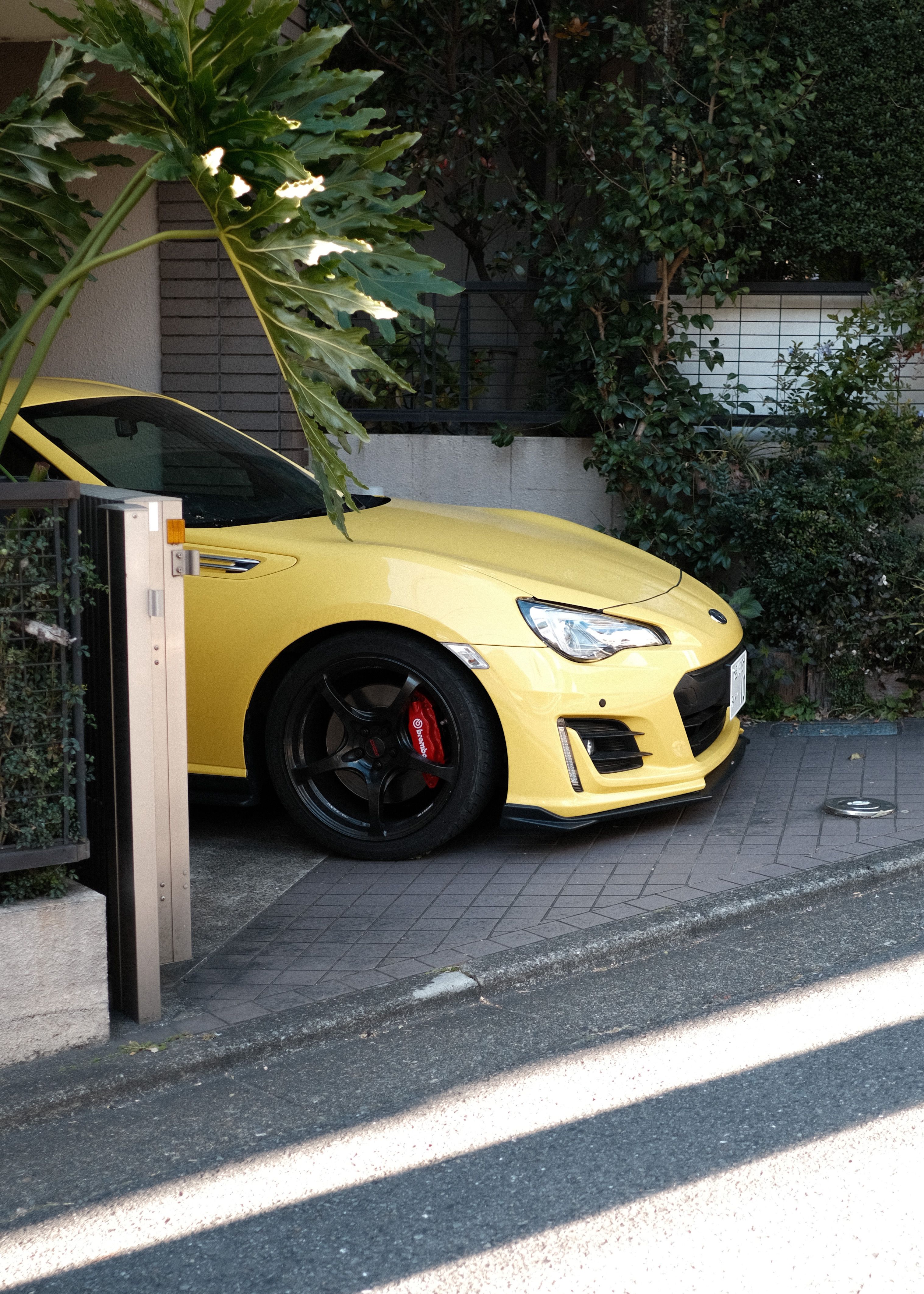 Public Parking Driveway · Free Stock Photo