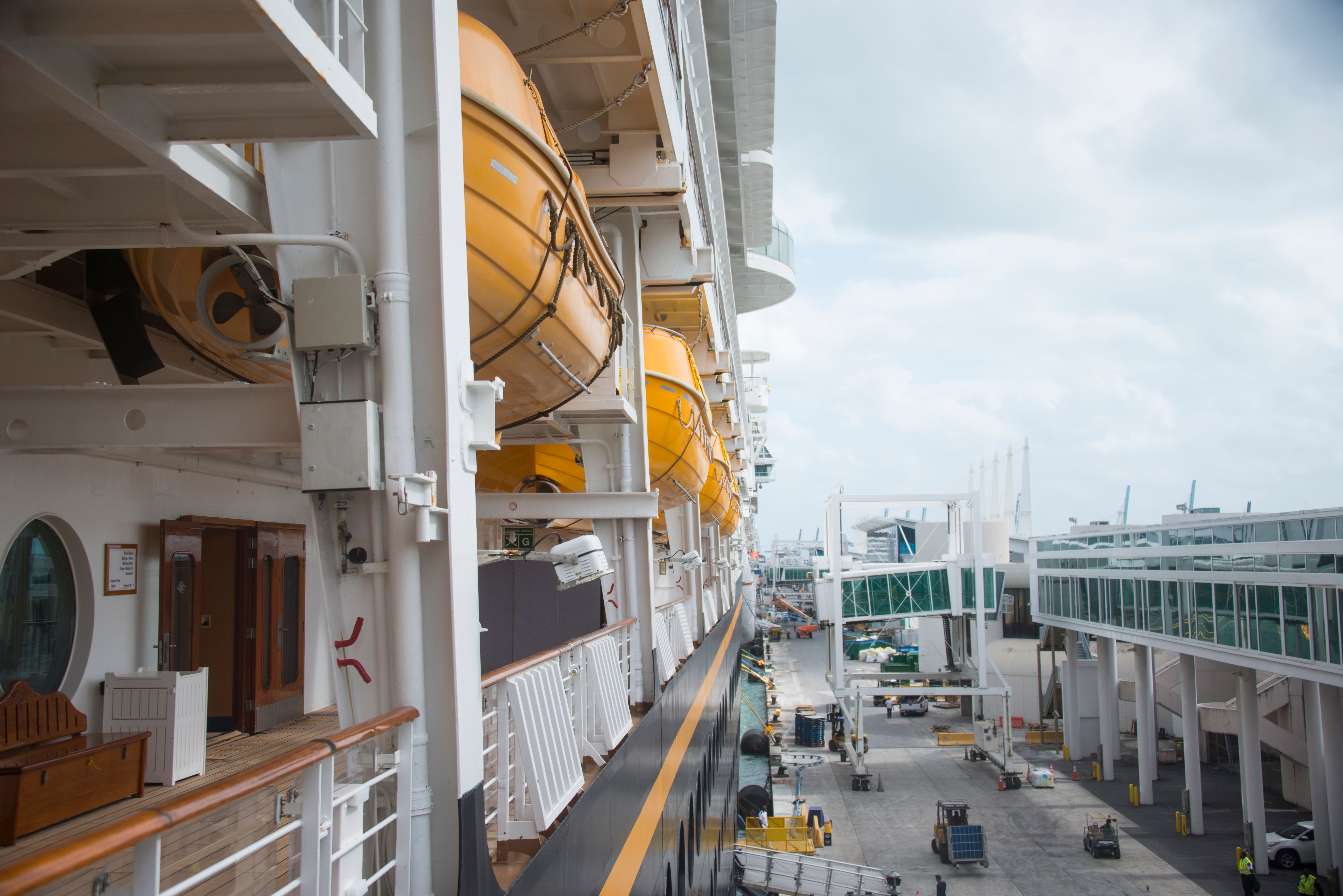 Embarking On A Cruise Ships Photos, Download The BEST Free Embarking On ...