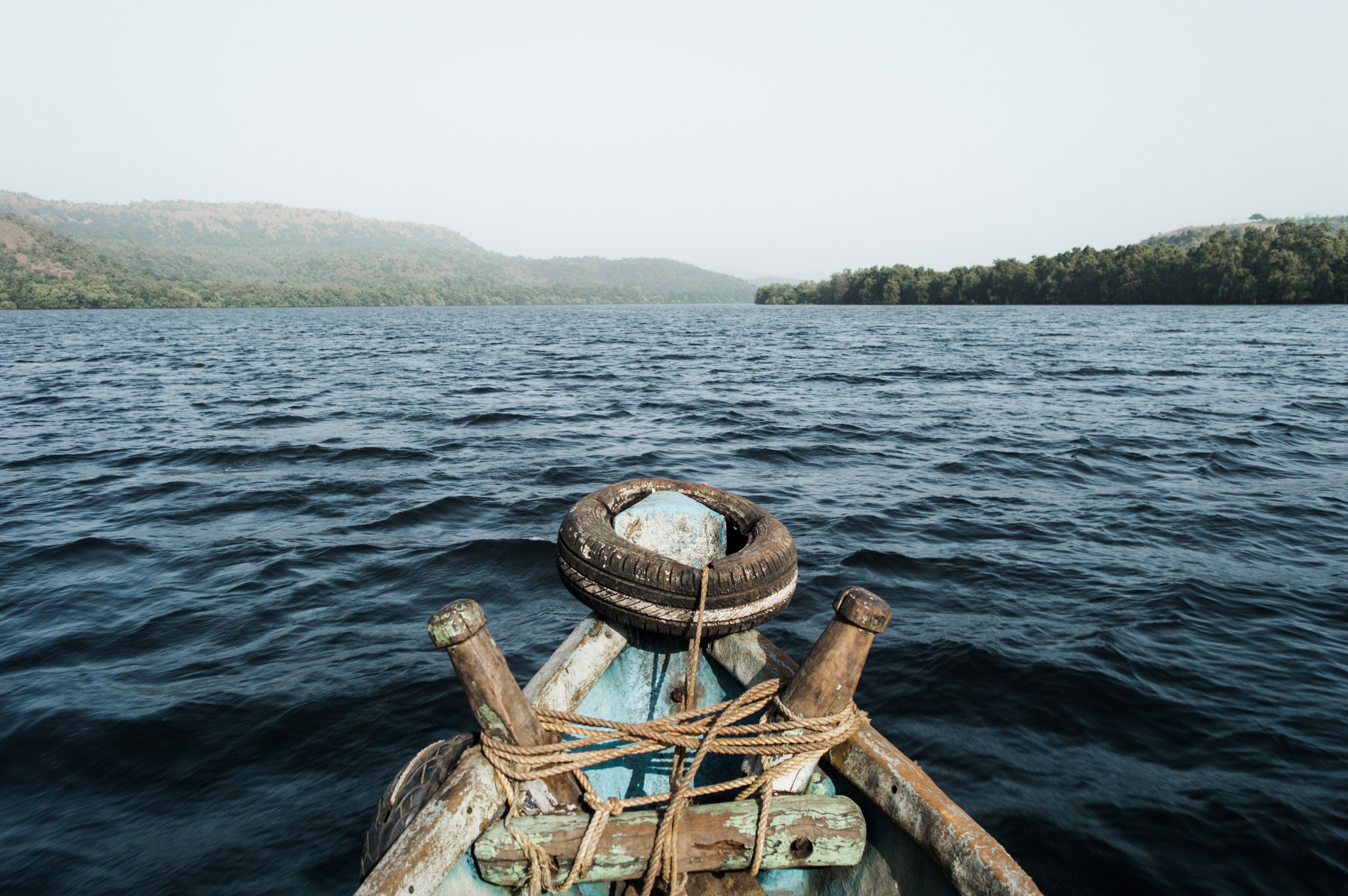 Front of Boat on Sea · Free Stock Photo