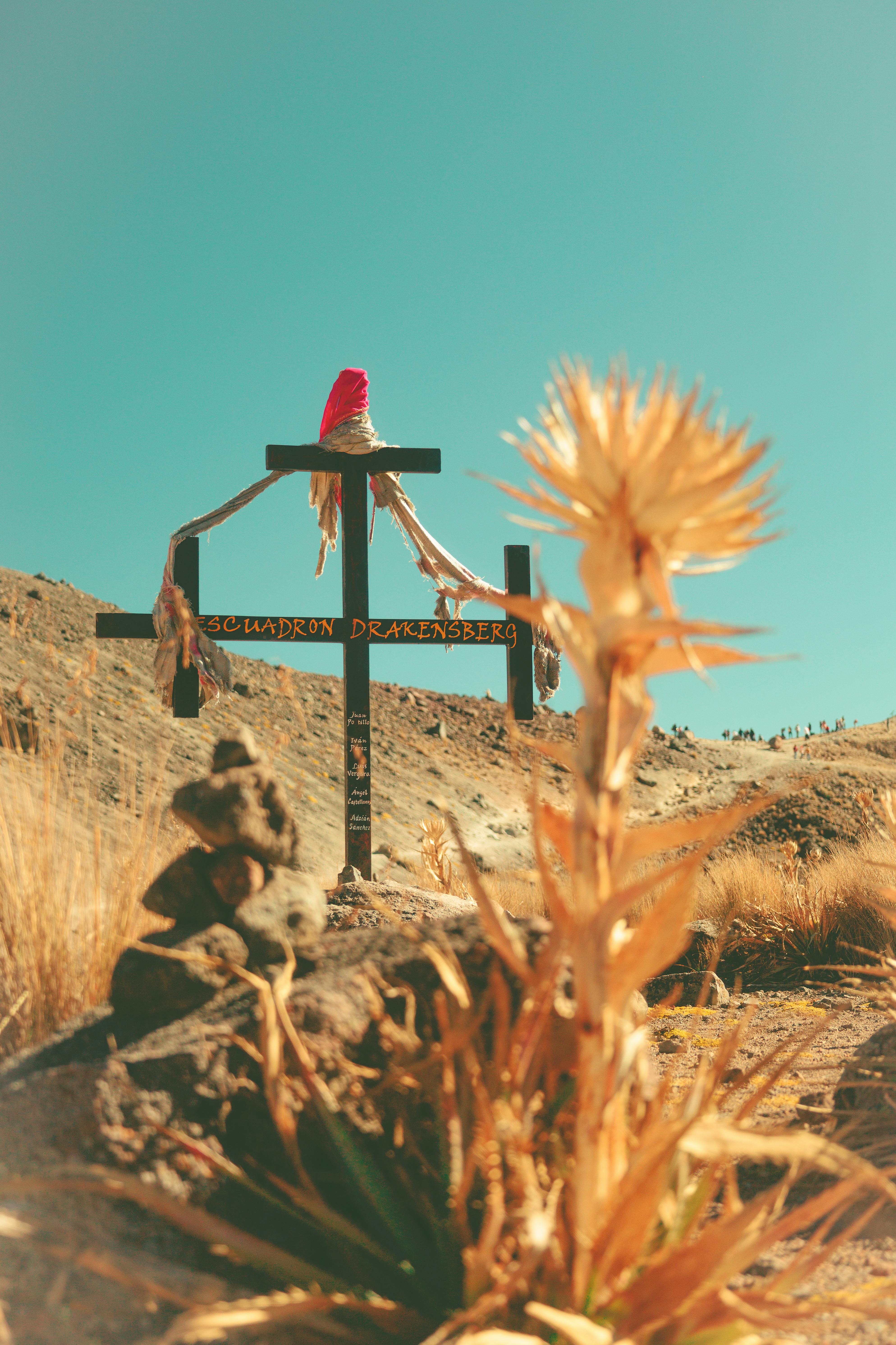 Holy Cross in Mountains · Free Stock Photo