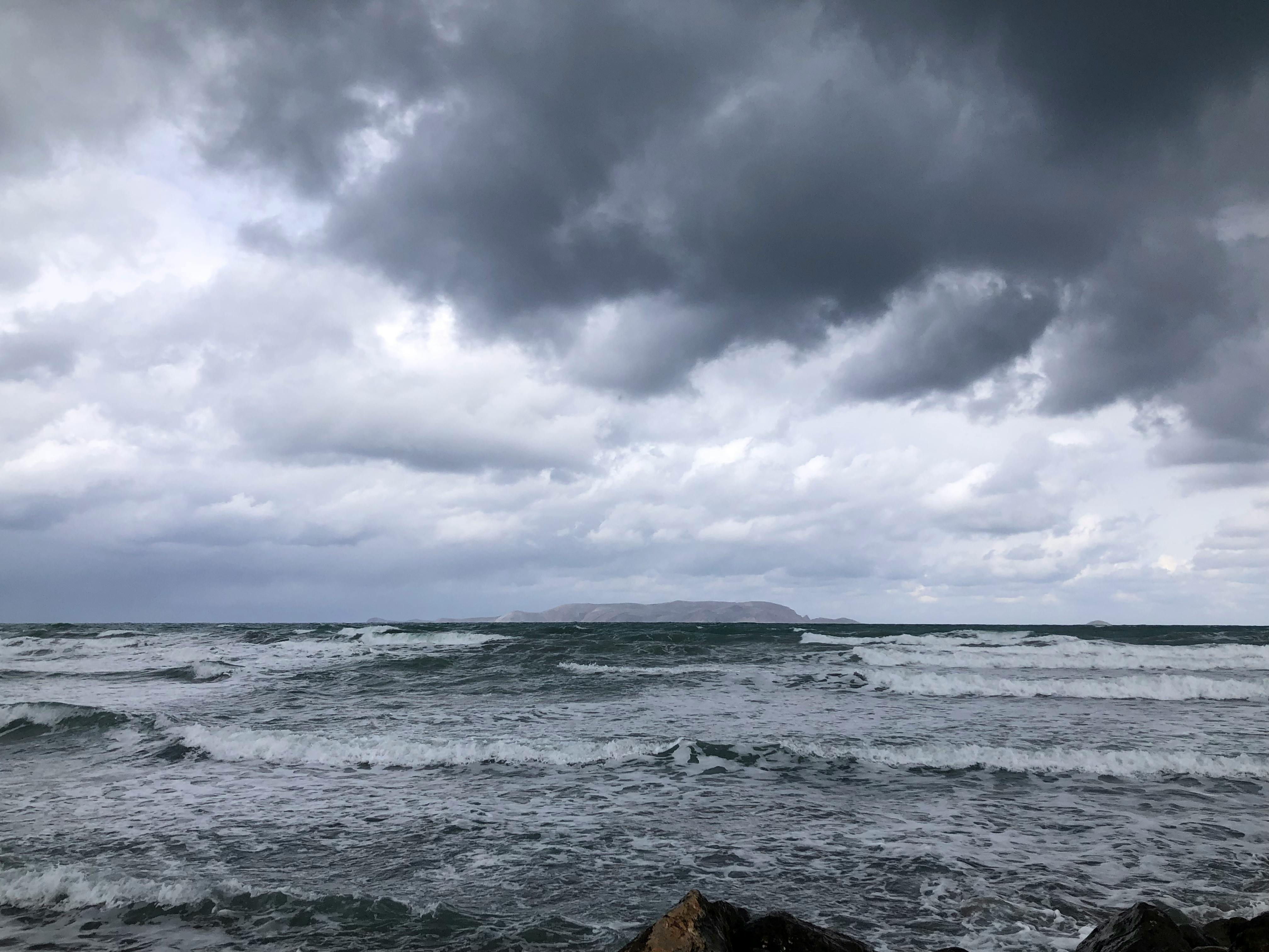 Waves on Beach · Free Stock Photo