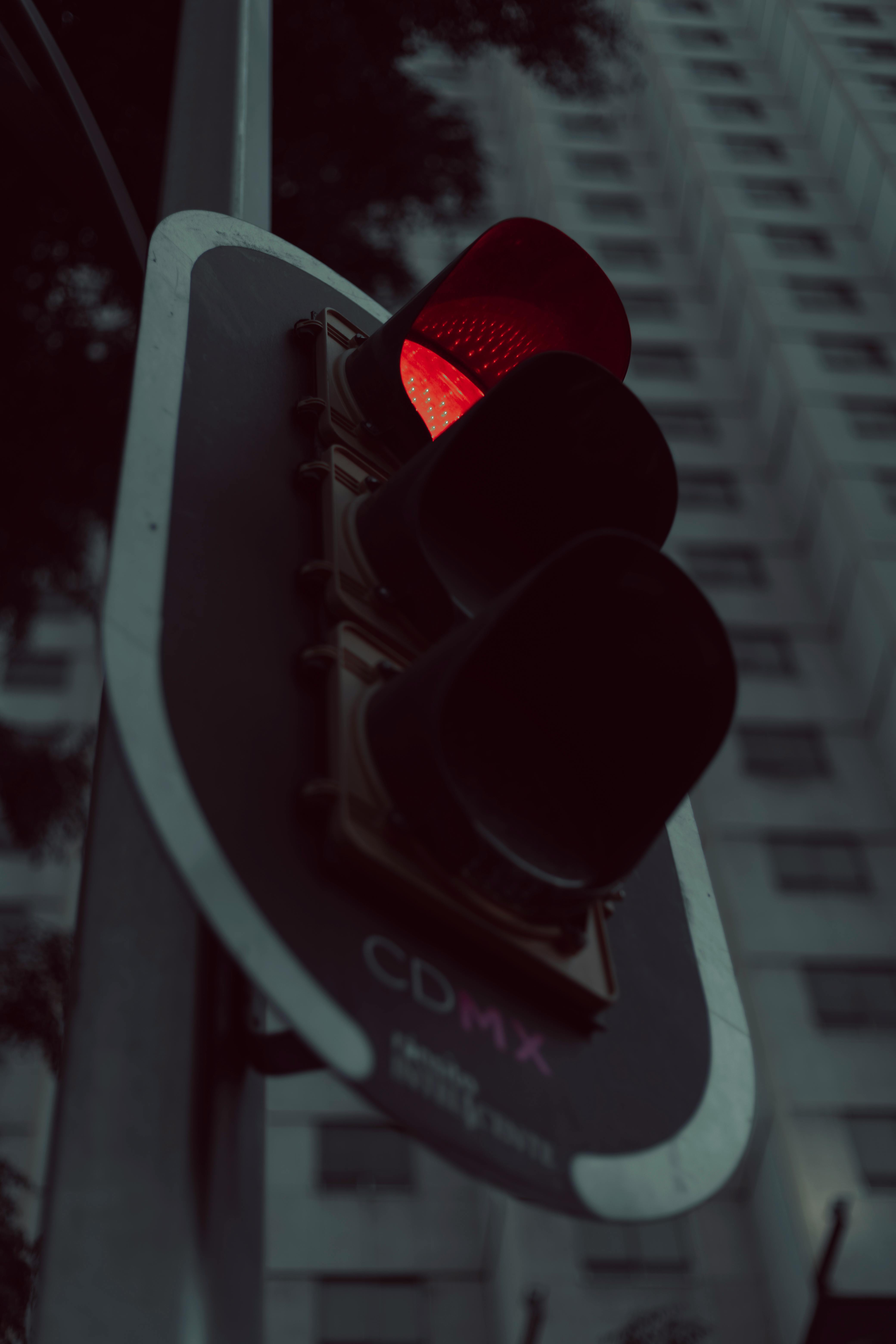 Low Angle View of a Traffic Light · Free Stock Photo