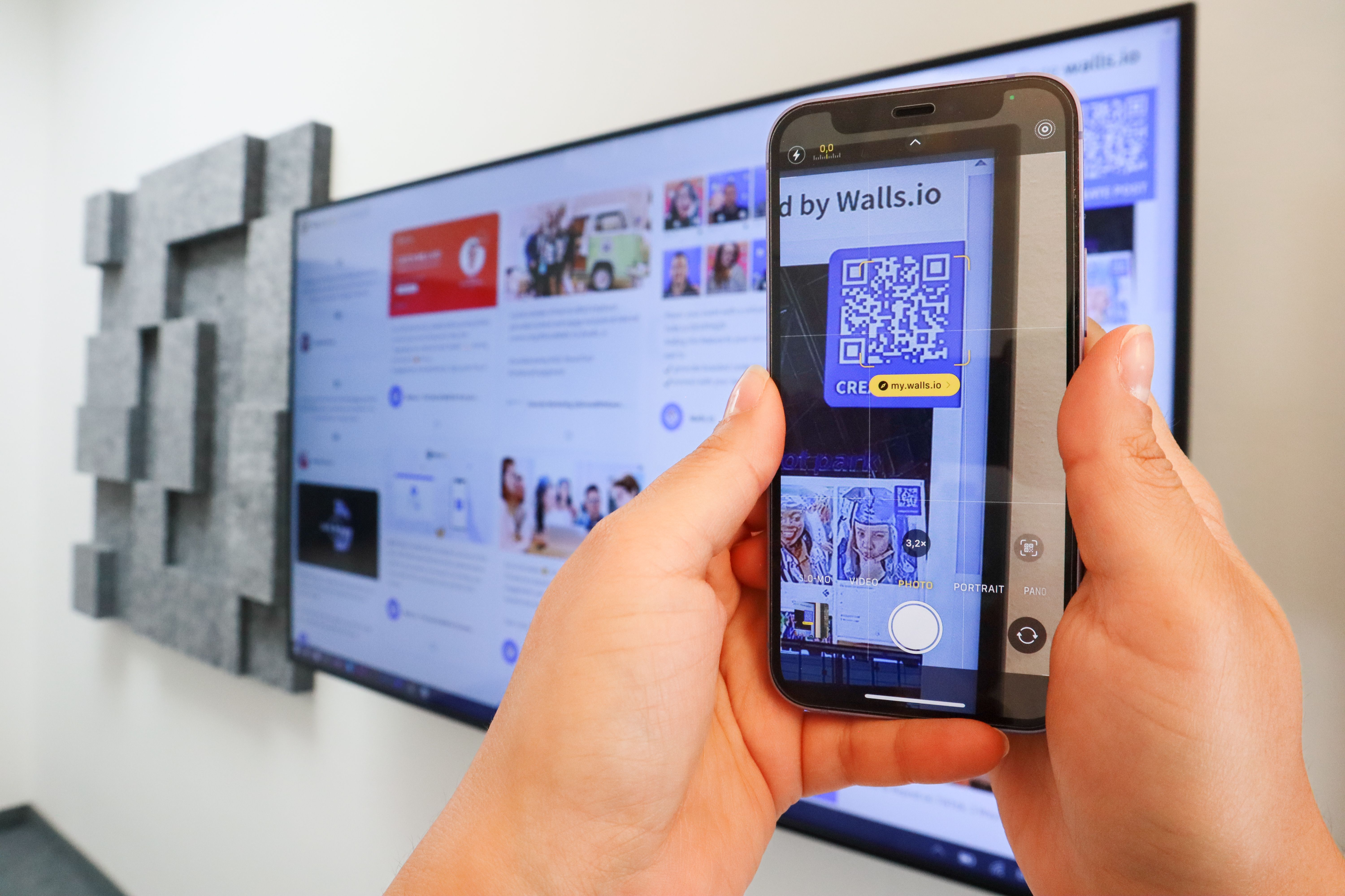 Scanning QR Code 15 Photos & Videos Collected by Walls.io