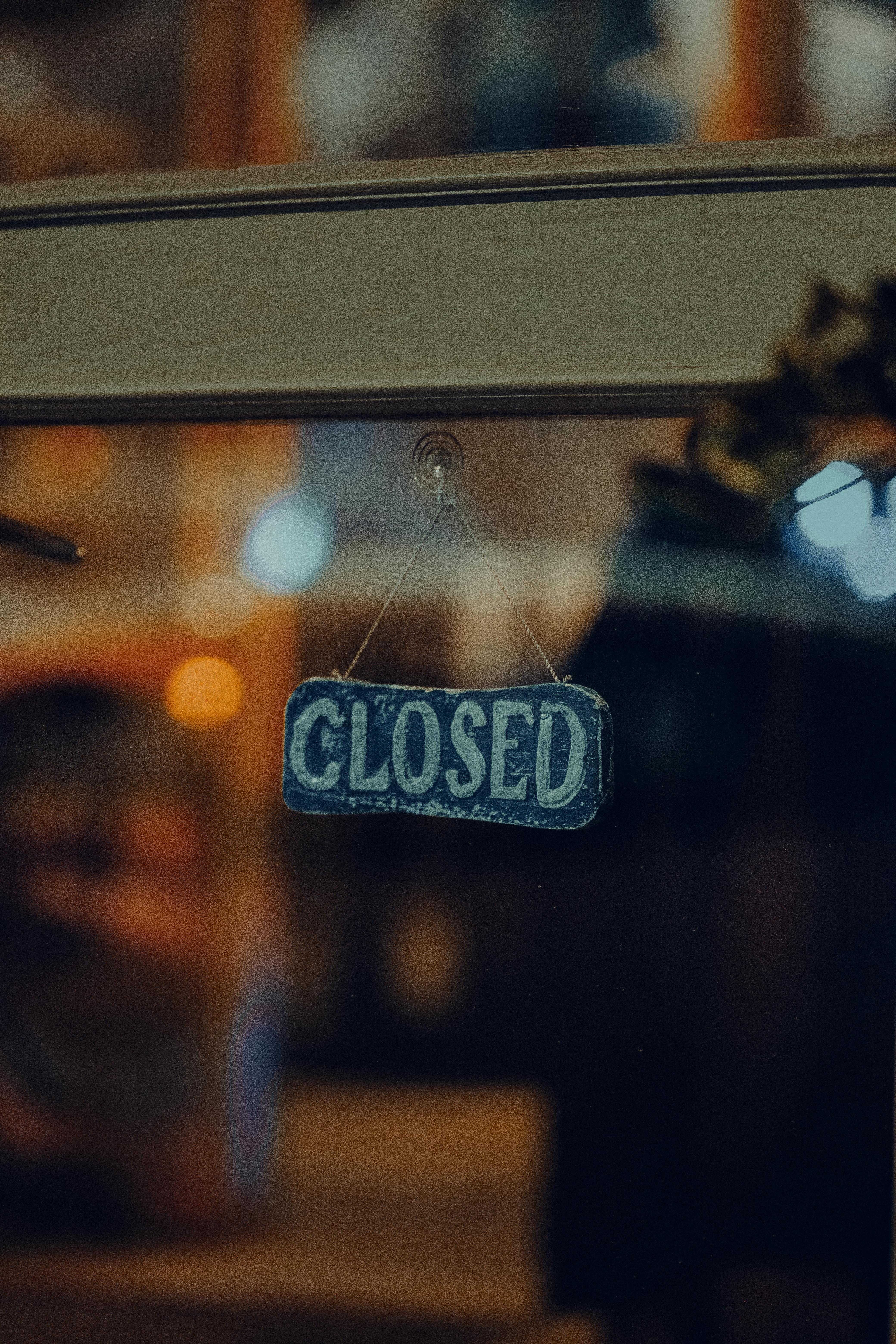 Selective Focus Photography of Closed Signage · Free Stock Photo