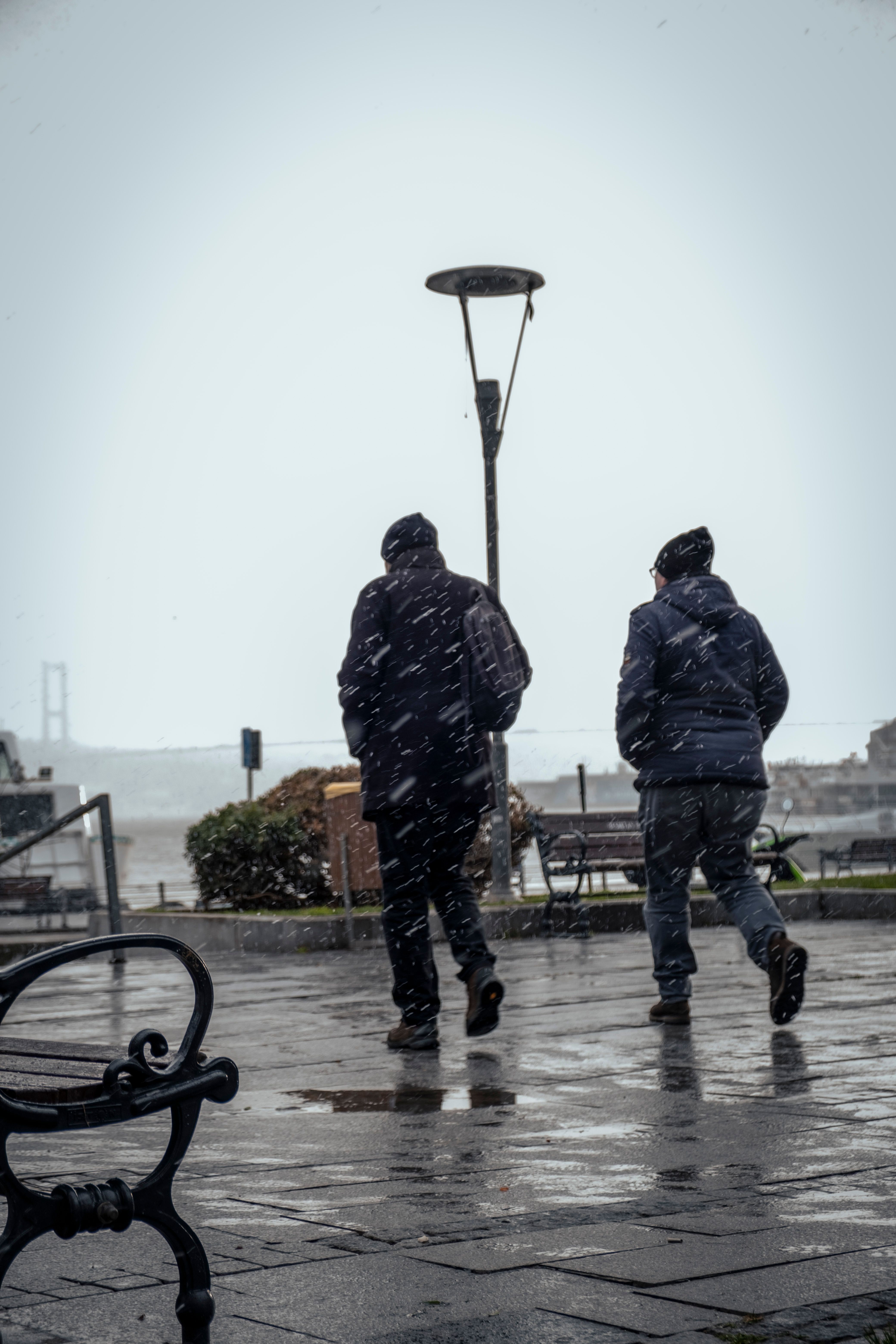 Man Walking In Rain Photos, Download The BEST Free Man Walking In Rain ...
