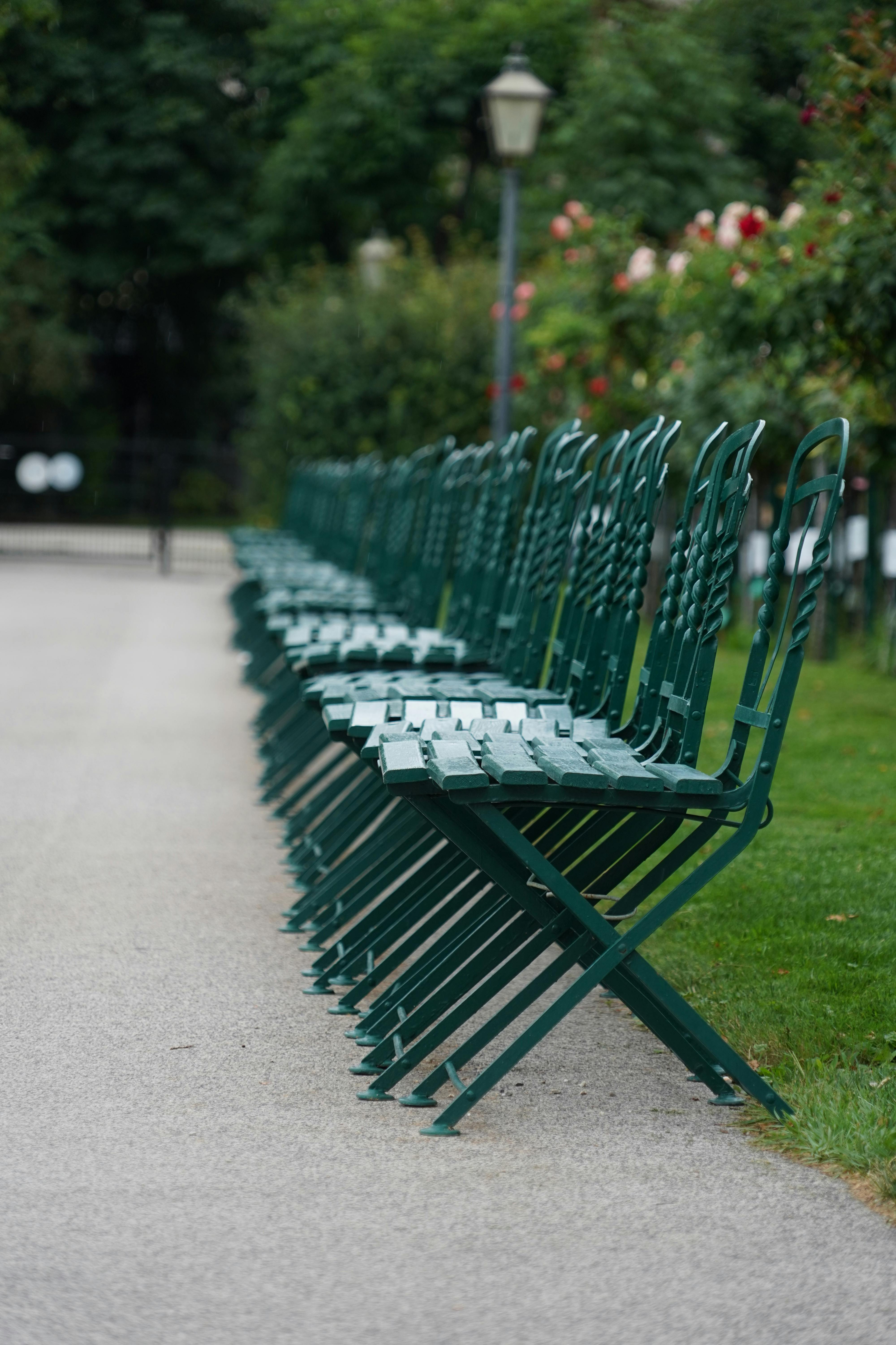 Green Chairs in Park · Free Stock Photo