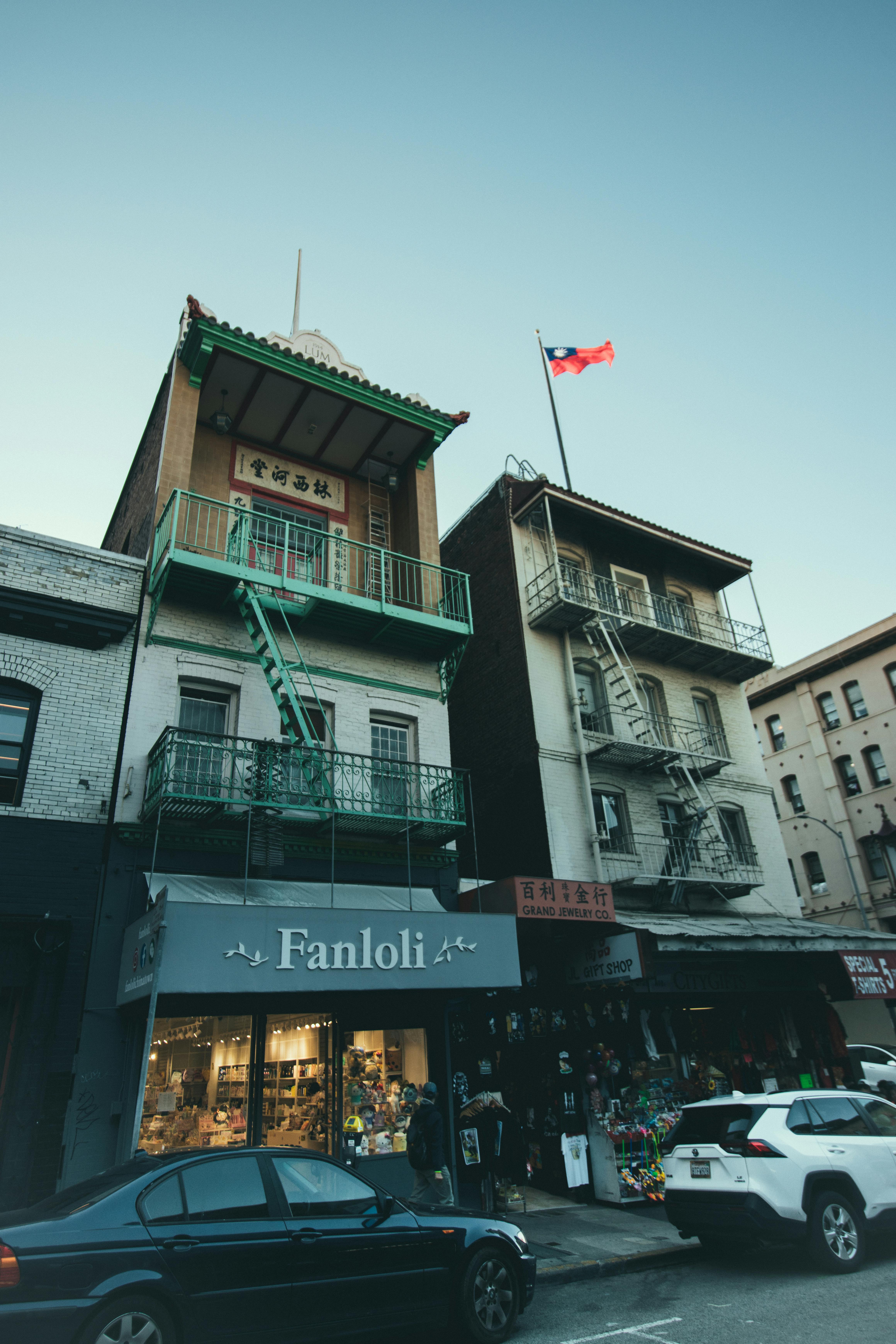 Buildings near Street in Town · Free Stock Photo