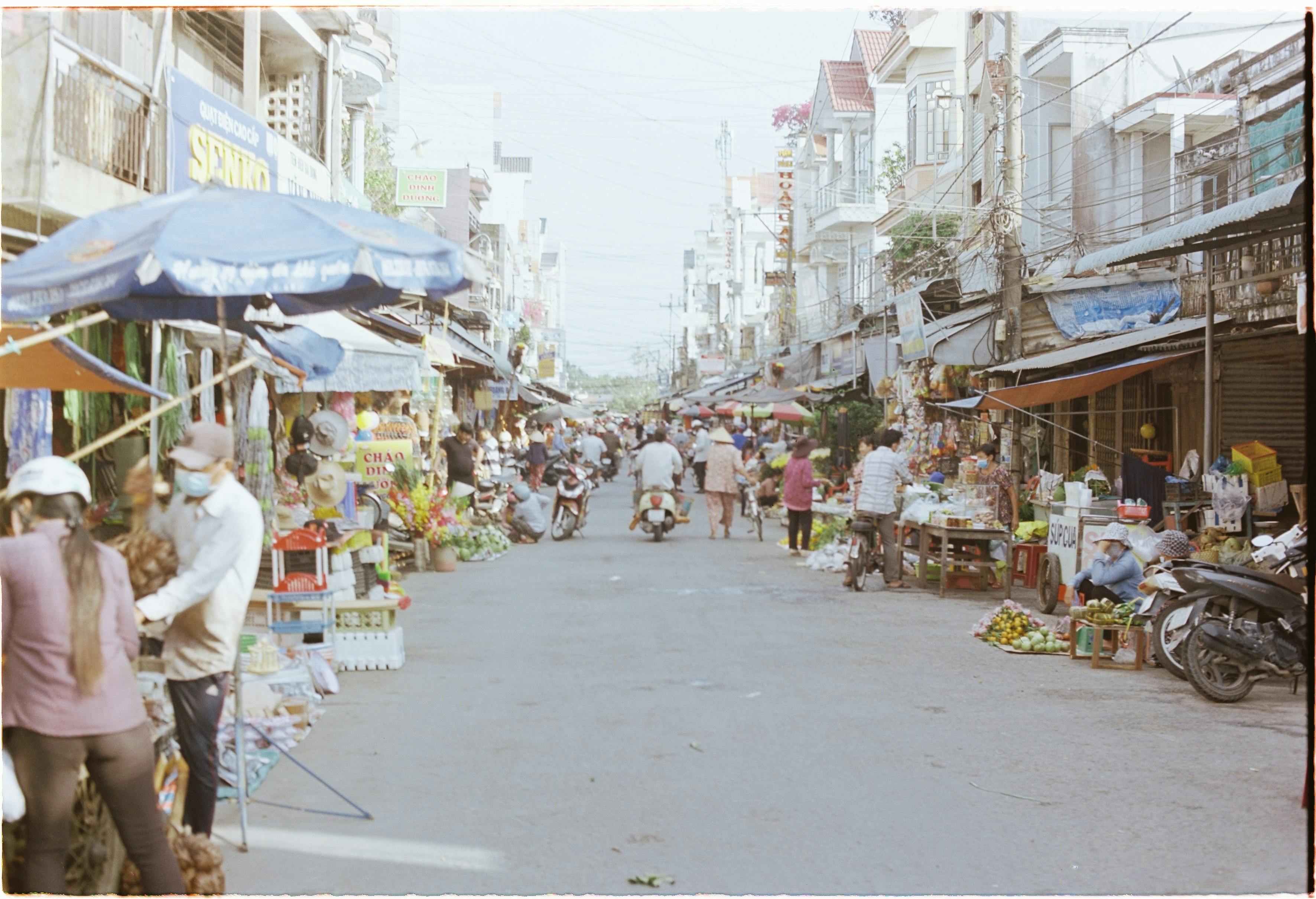 Busy Street · Free Stock Photo