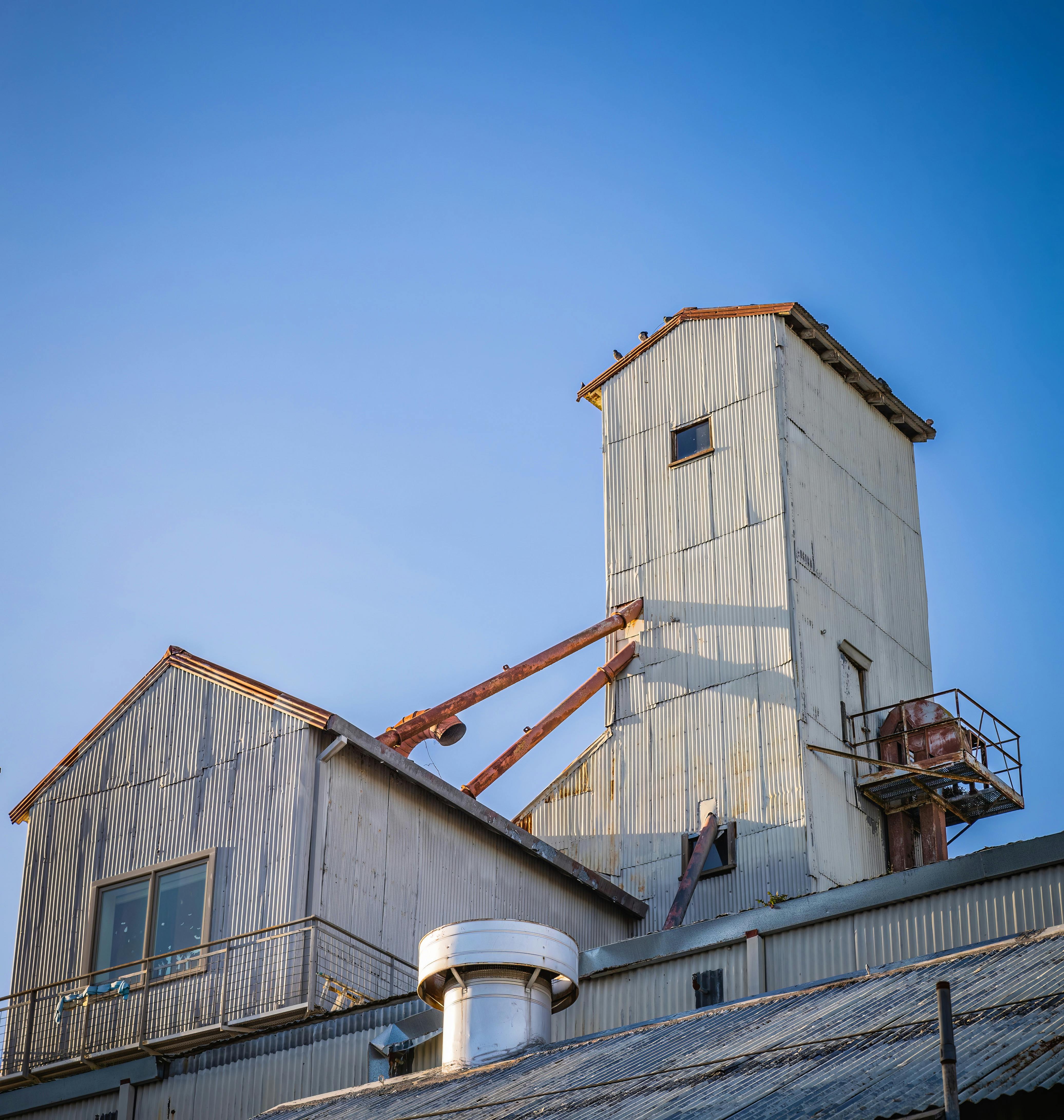 White Industrial Tower · Free Stock Photo