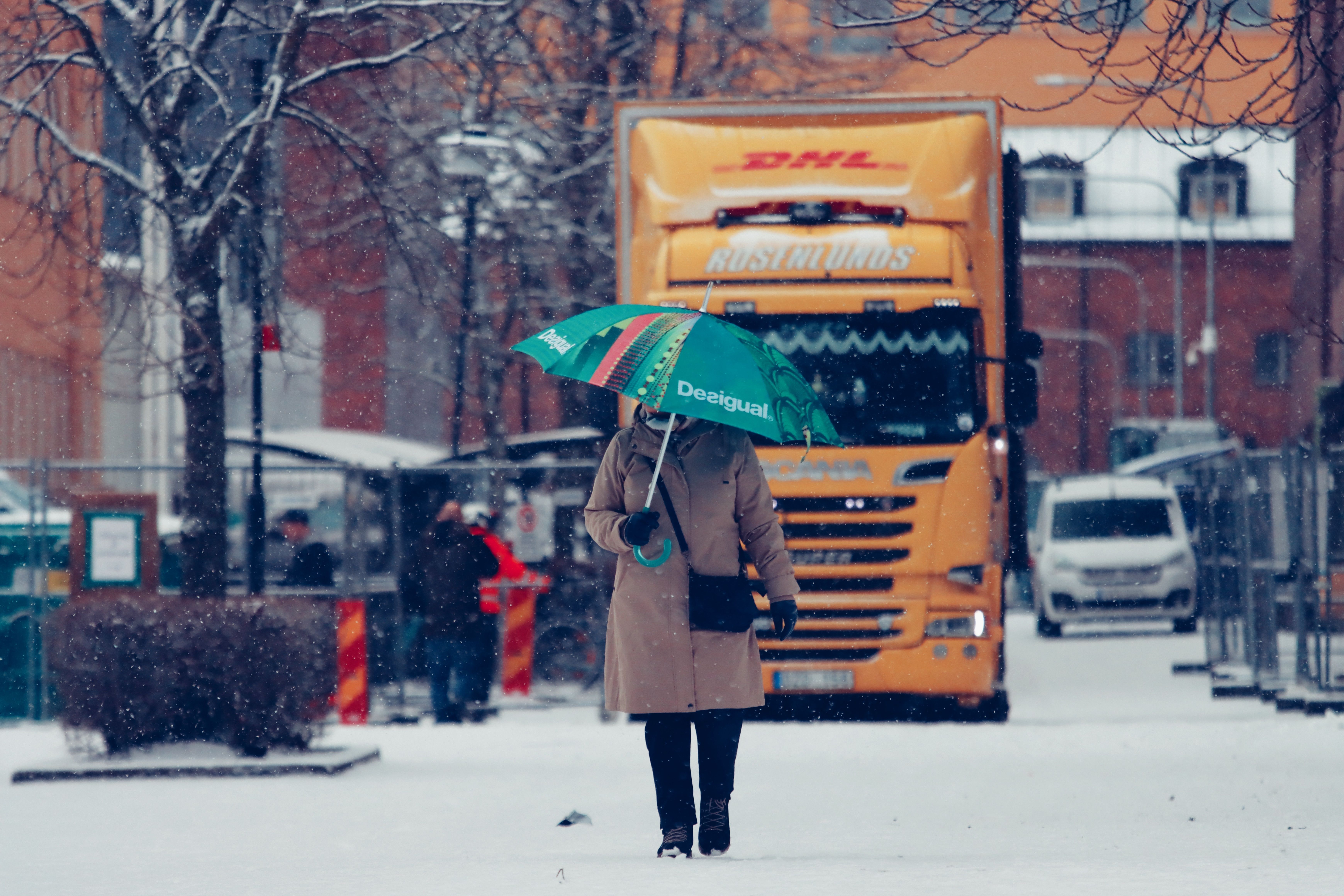 Dhl Packages Photos, Download The BEST Free Dhl Packages Stock Photos ...