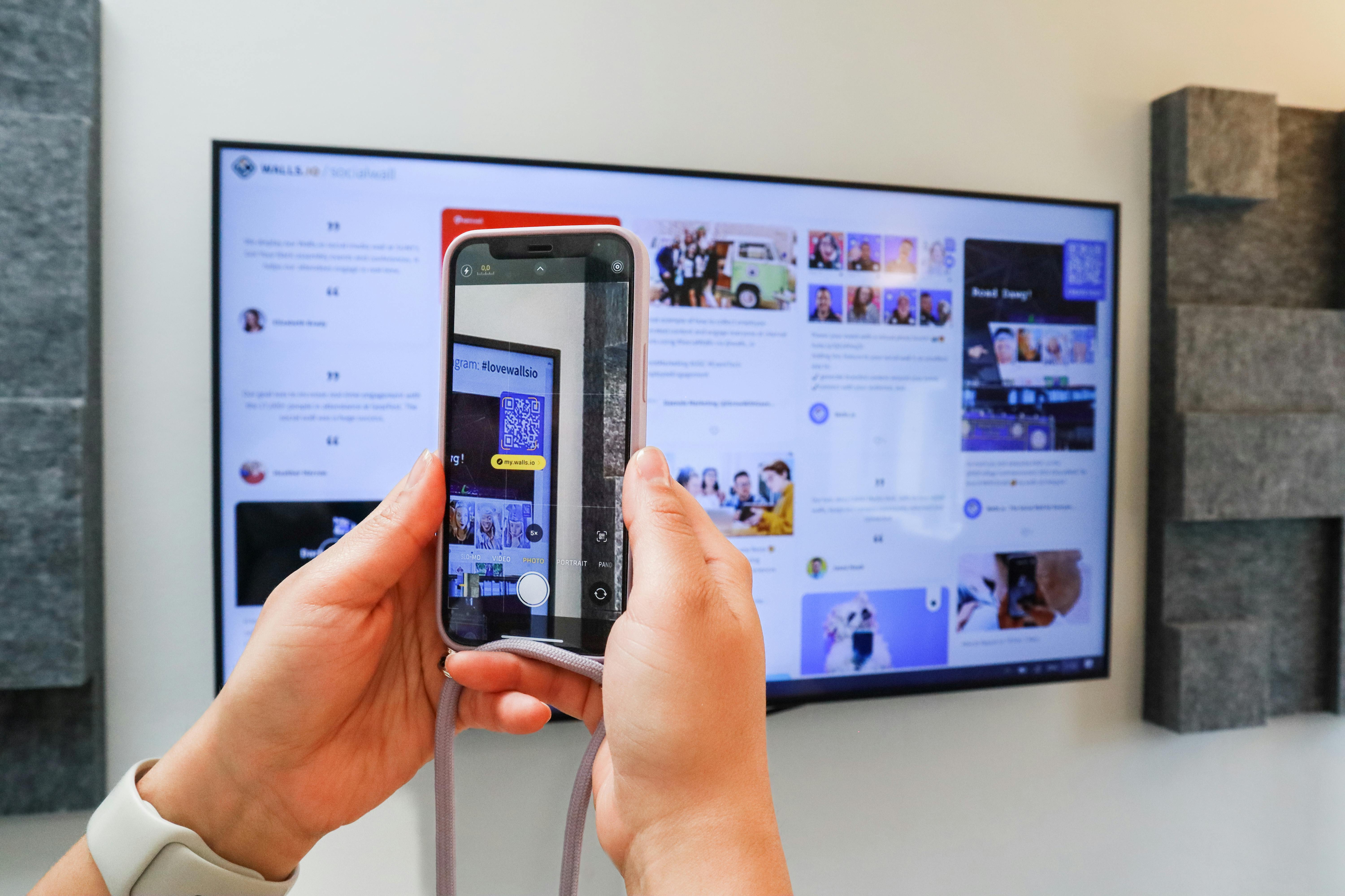 Scanning QR Code 15 Photos & Videos Collected by Walls.io