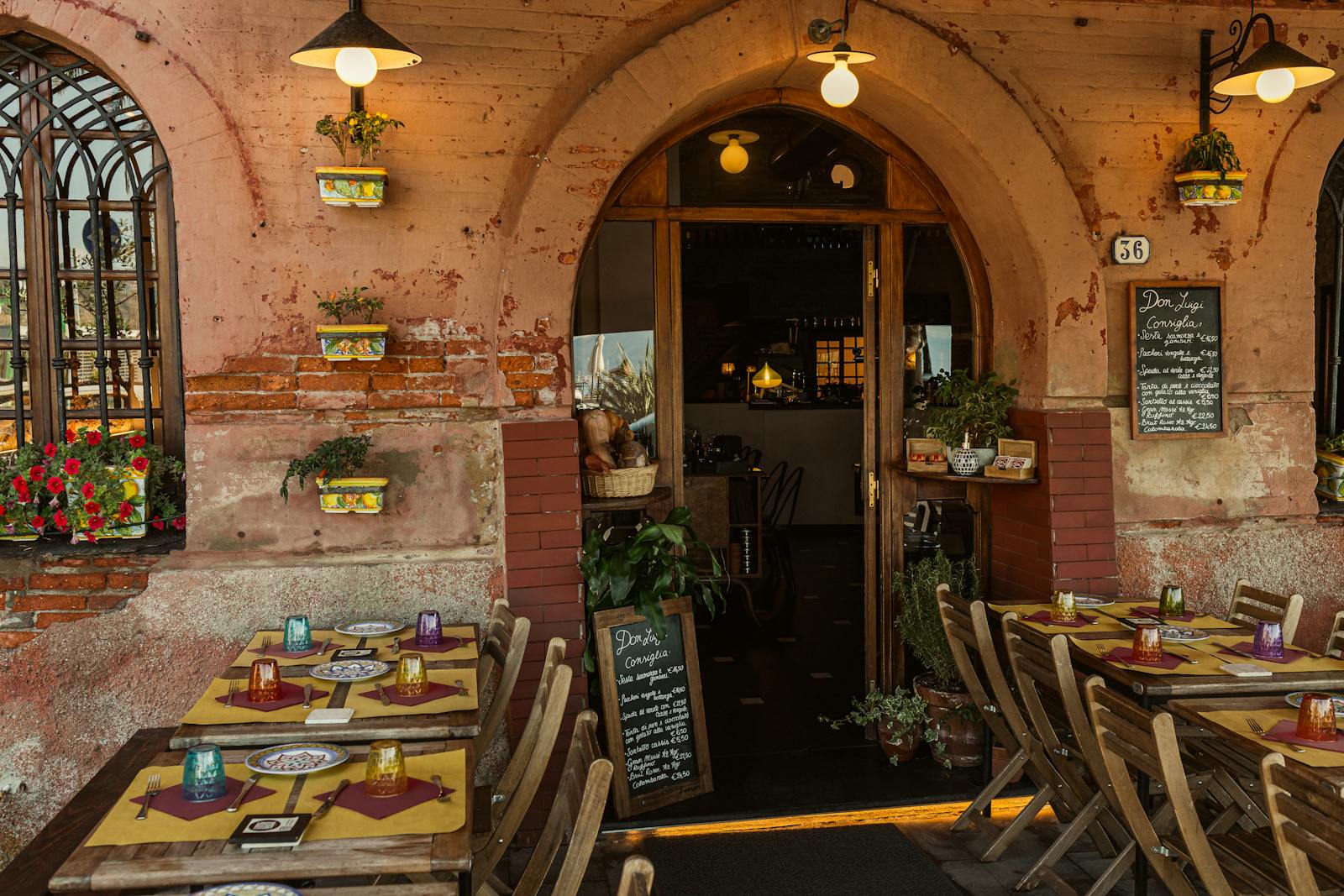 Qsr Restaurant Design Photos, Download The BEST Free Qsr Restaurant ...