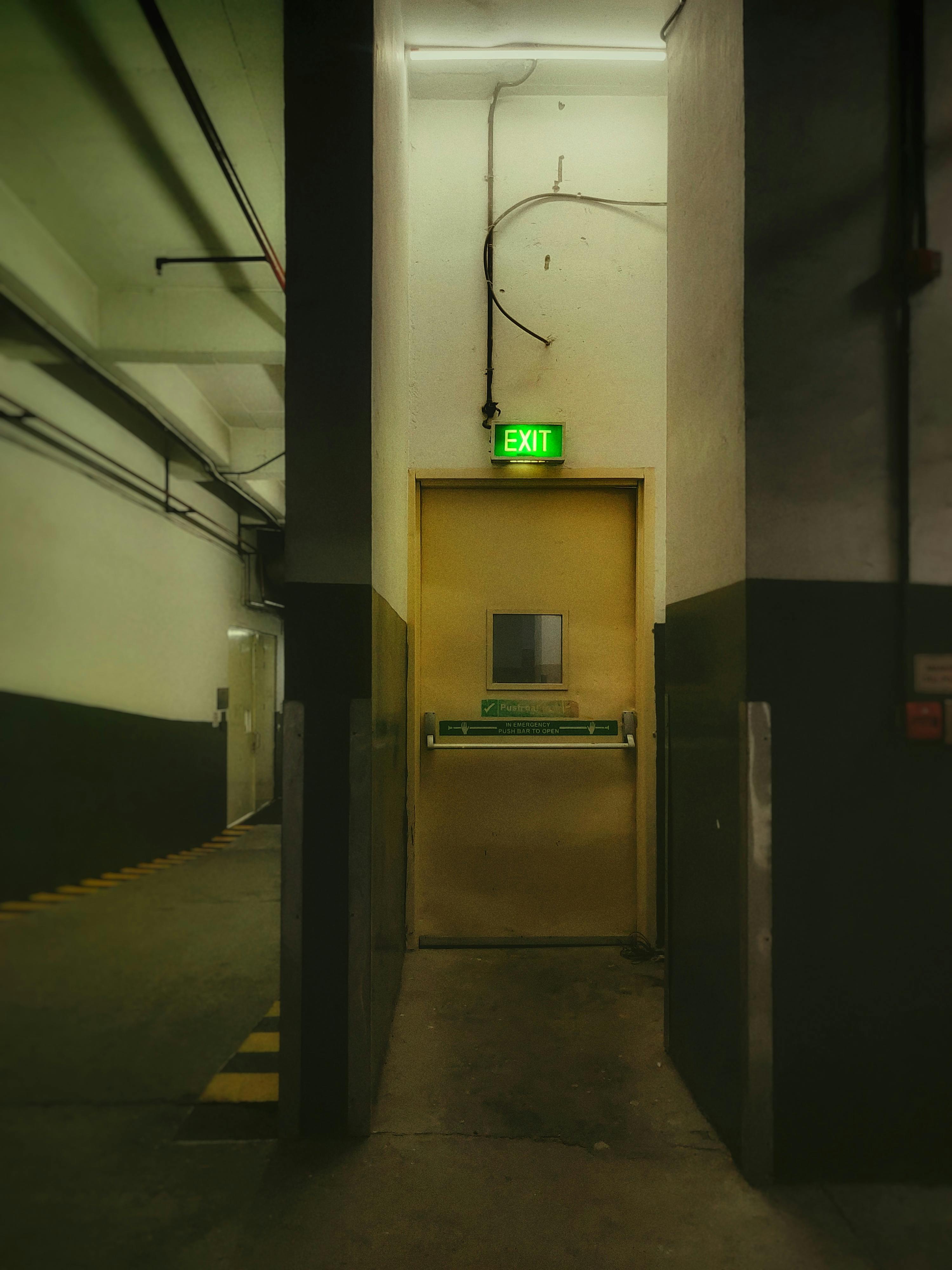 Exit Sign · Free Stock Photo