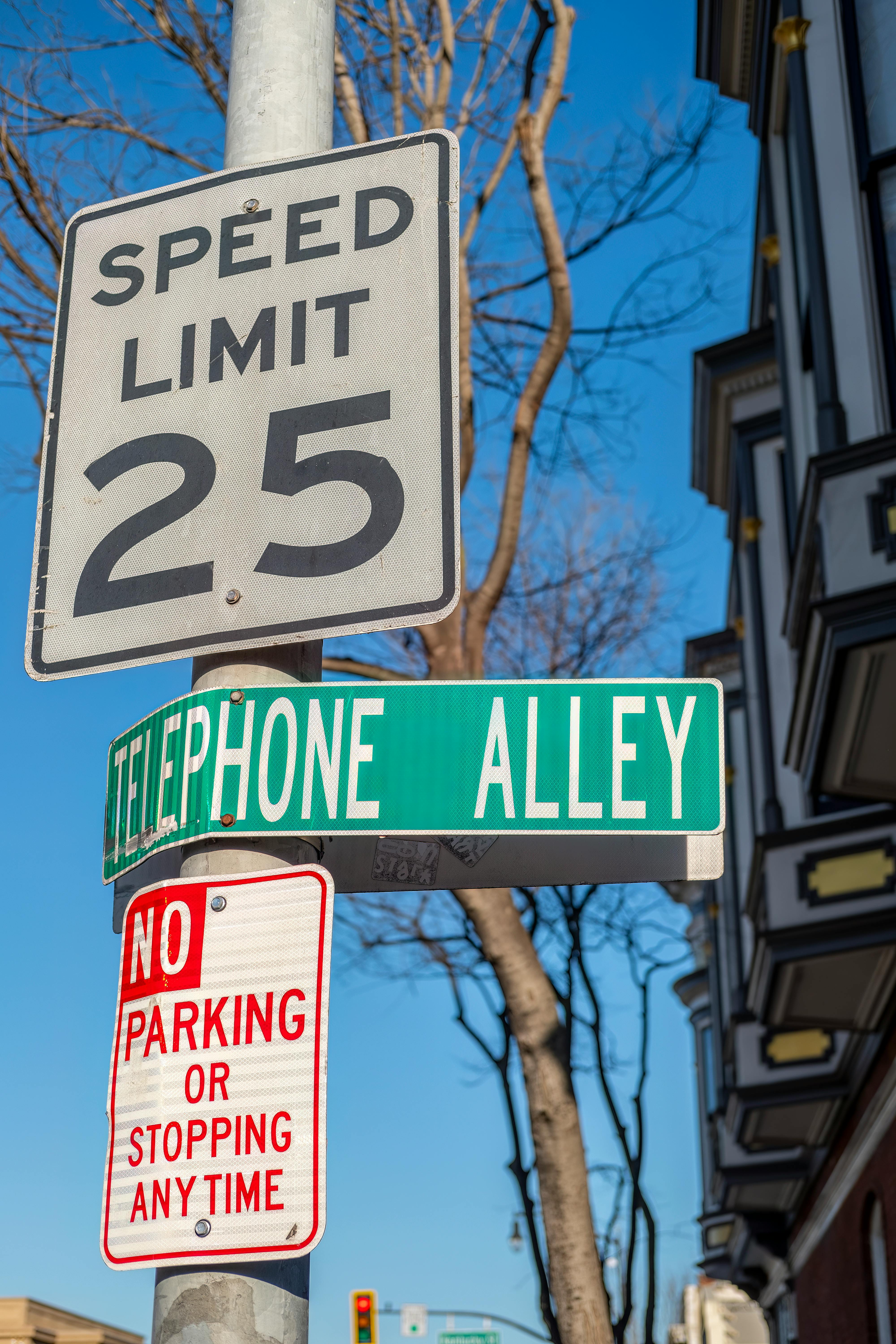 Red and White 10 Km Sign · Free Stock Photo