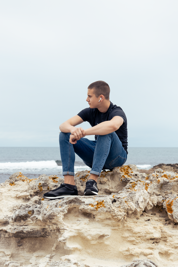 Two People Standing Back To Back Photos, Download The BEST Free Two ...