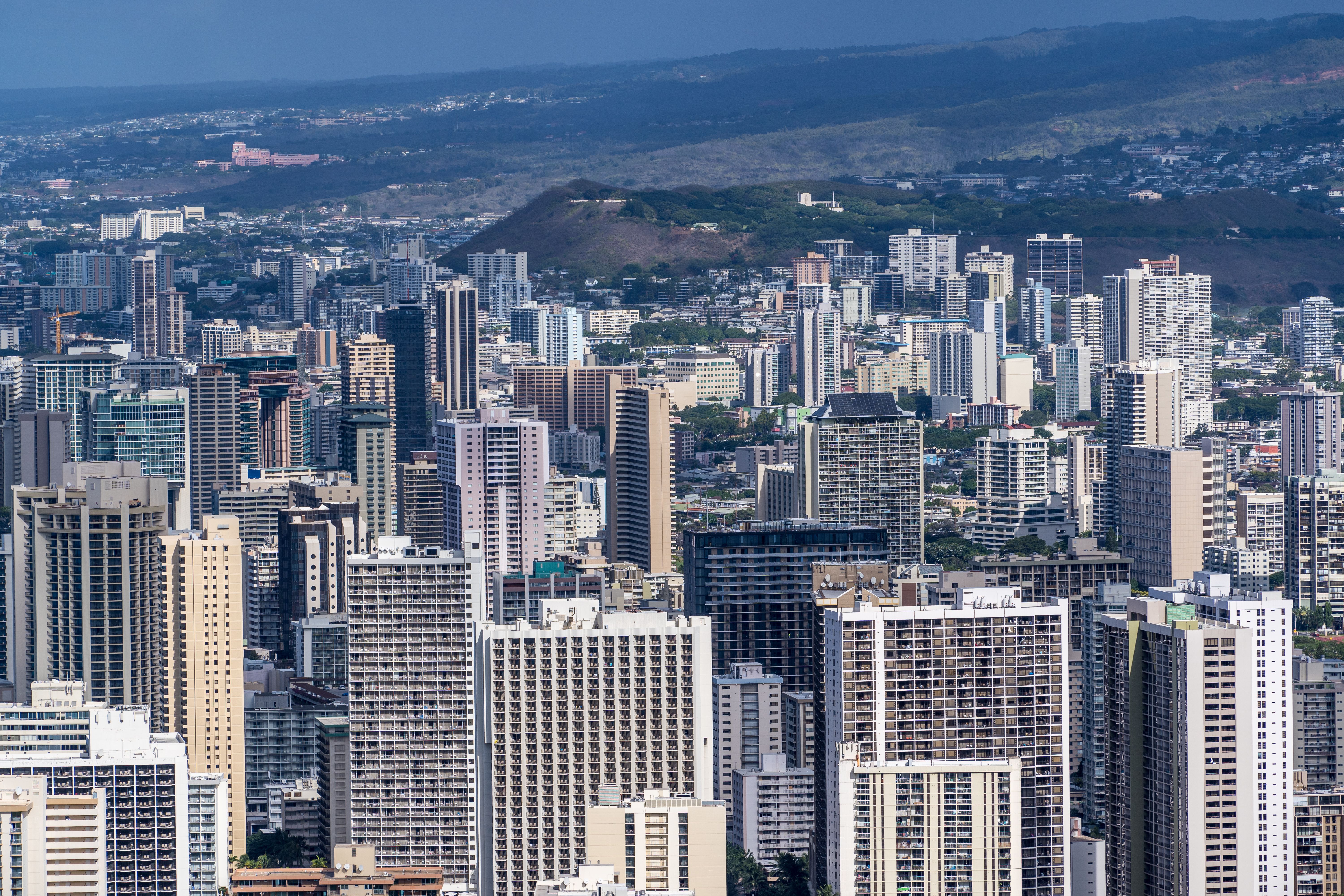 A view of the city of honolulu from the top of a hill · Free Stock Photo