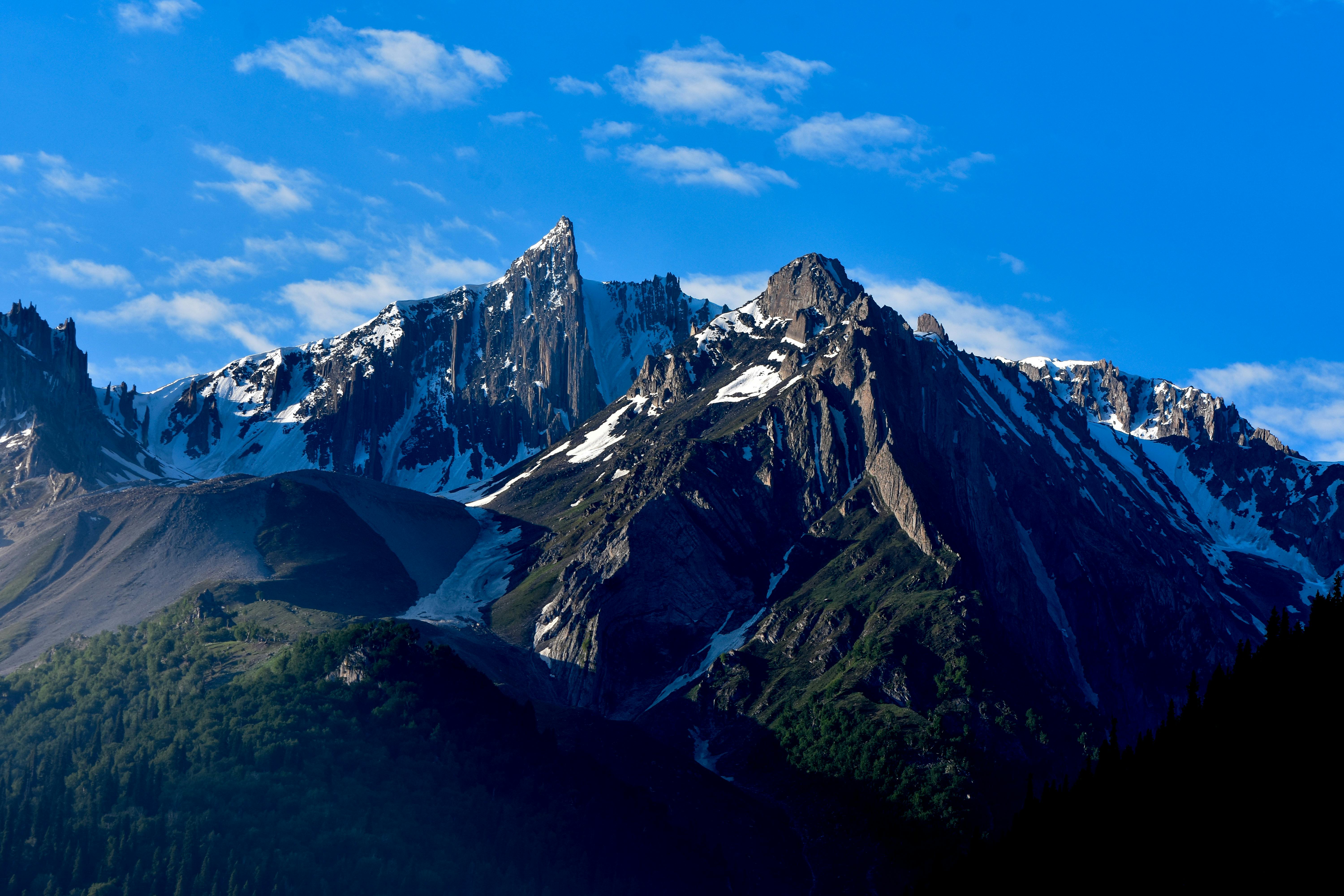 Clear Sky over Mountains · Free Stock Photo
