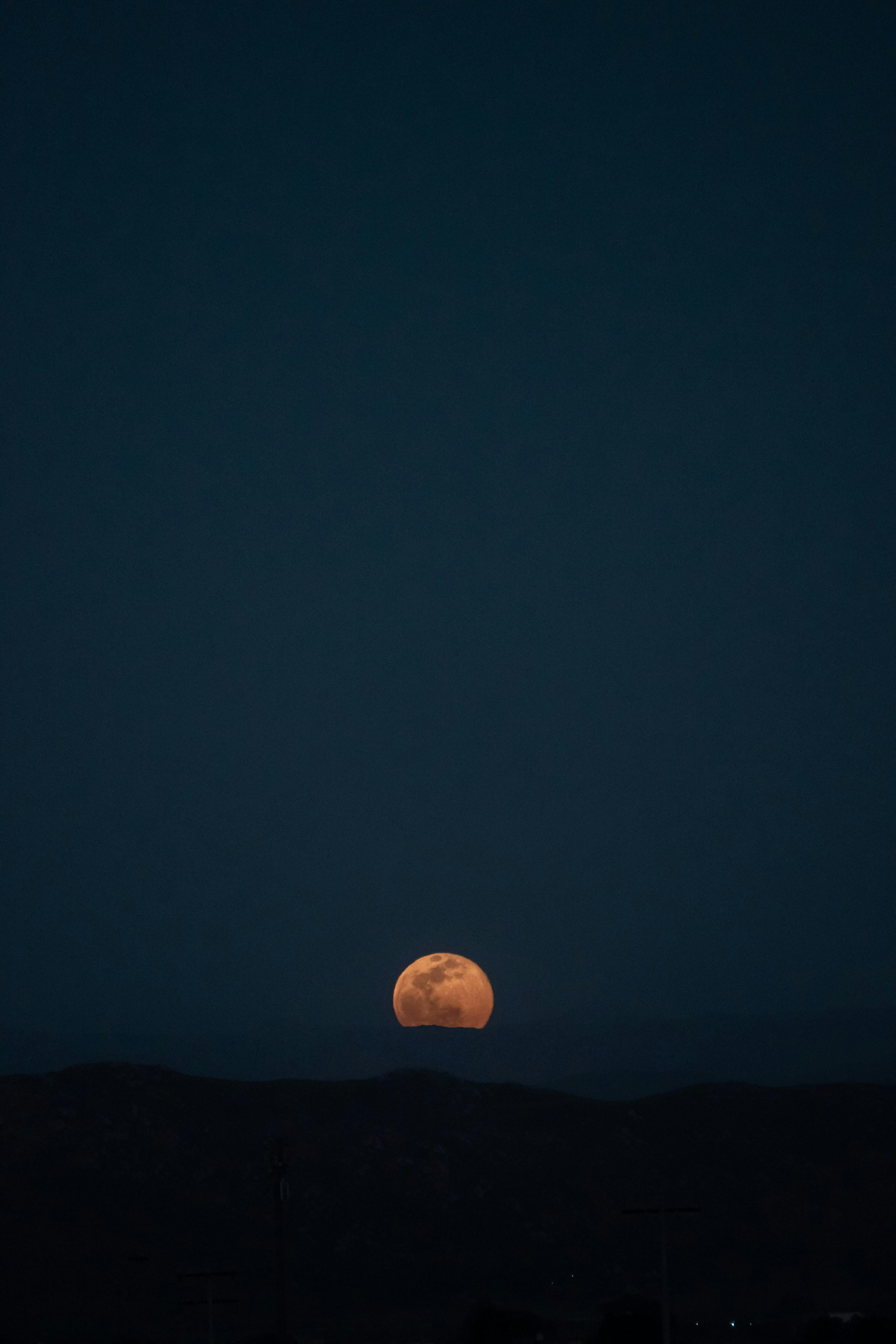 Full Moon over the Mountains · Free Stock Photo