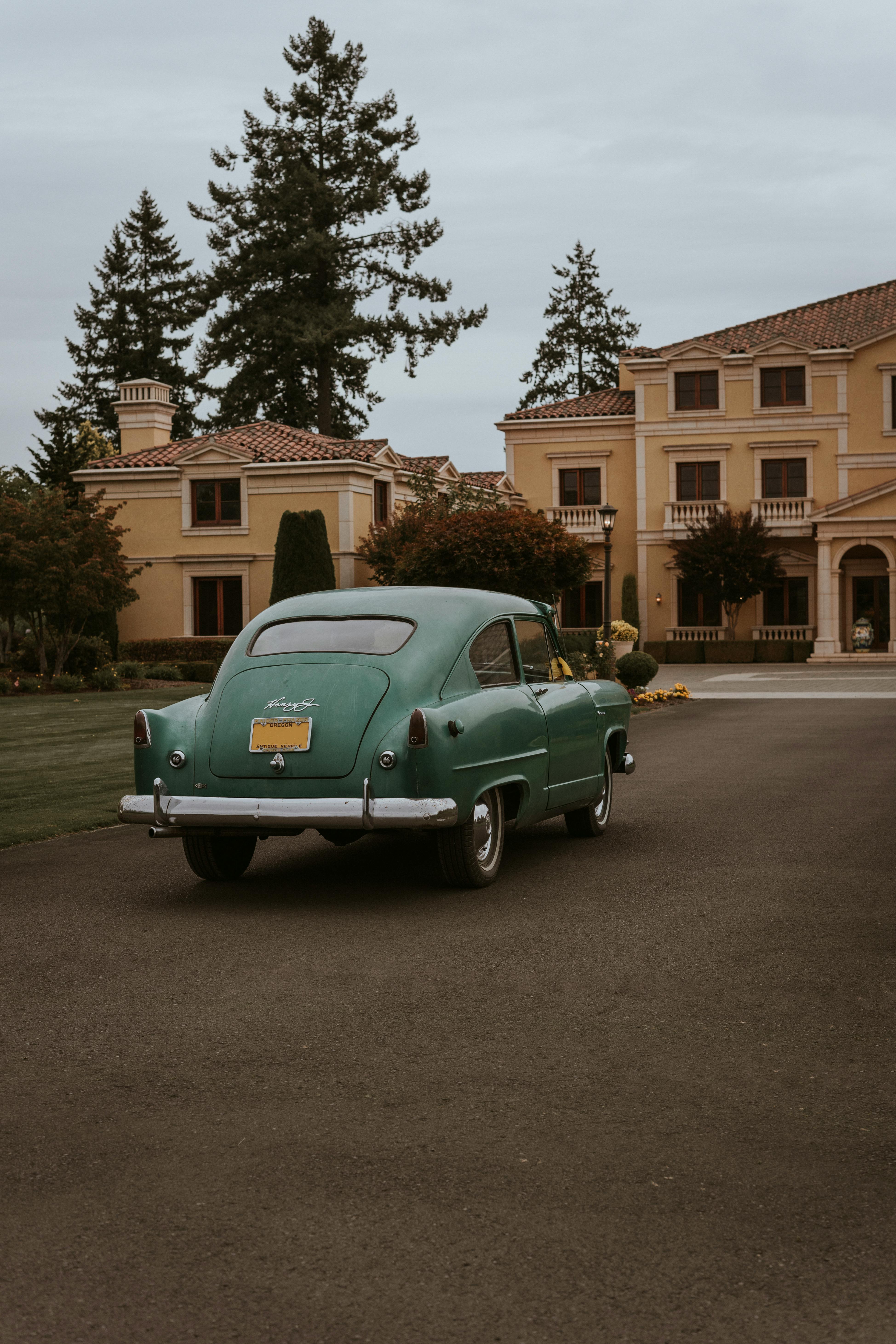 Henry J Car · Free Stock Photo